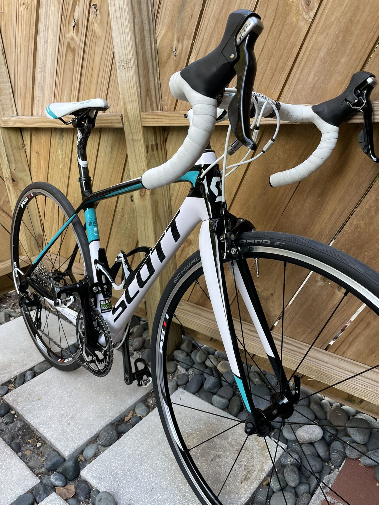 Women’s Carbon Fibre Road Bike for Sale in Fort Lauderdale, FL - OfferUp