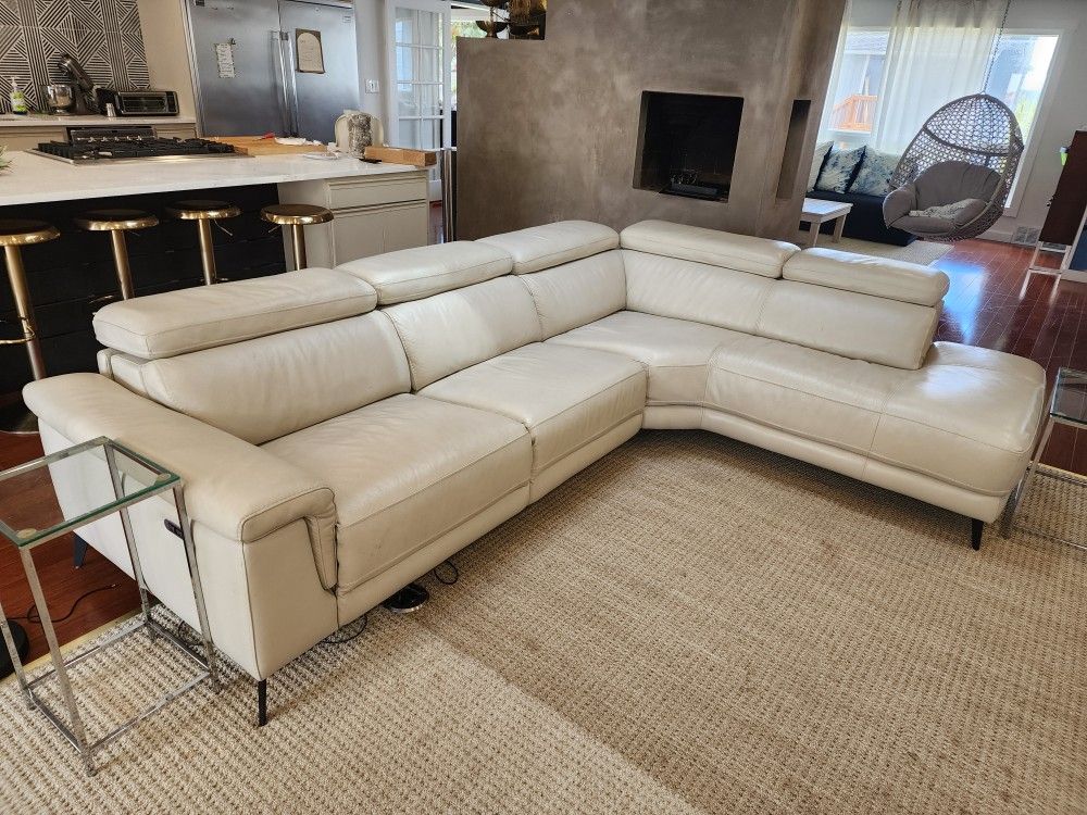 Dania Reclining Leather Sectional Couch for Sale in Federal Way, WA ...