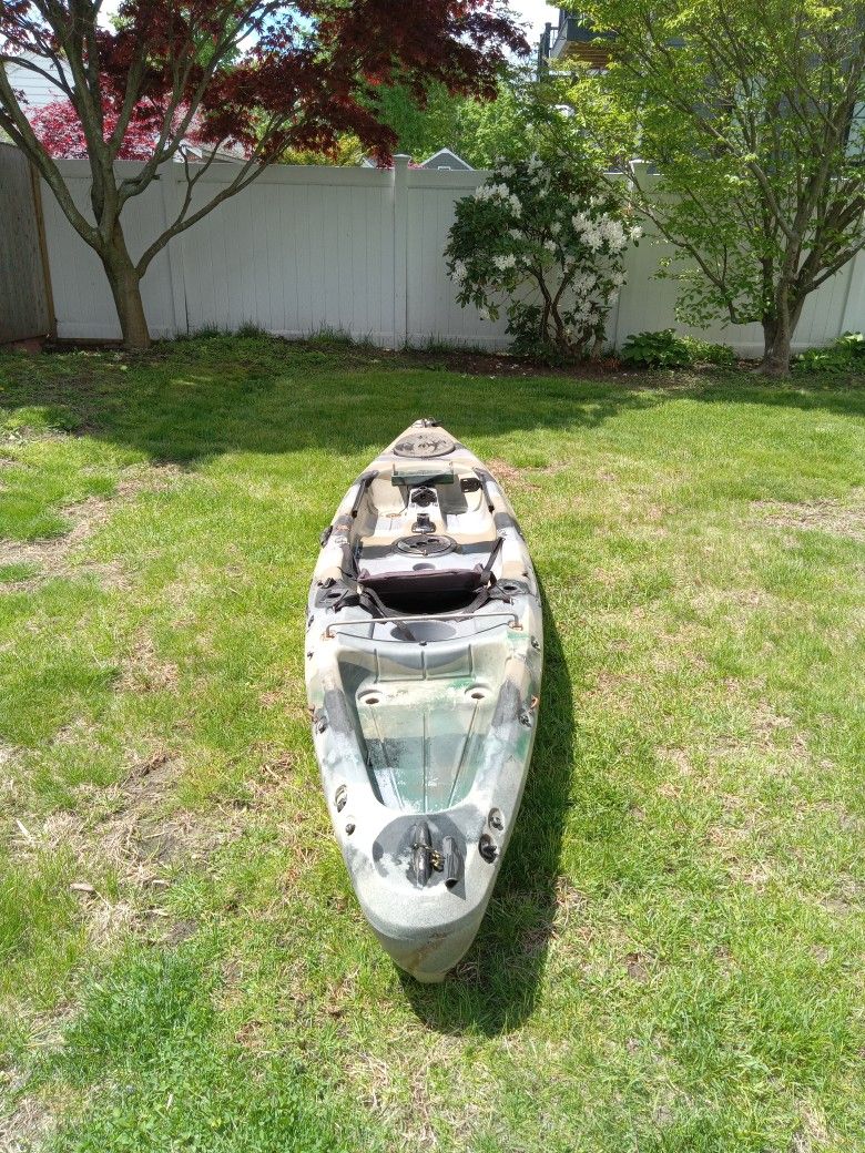 Field & Stream EAGLE TALON 12 KAYAK for Sale in Natick, MA - OfferUp