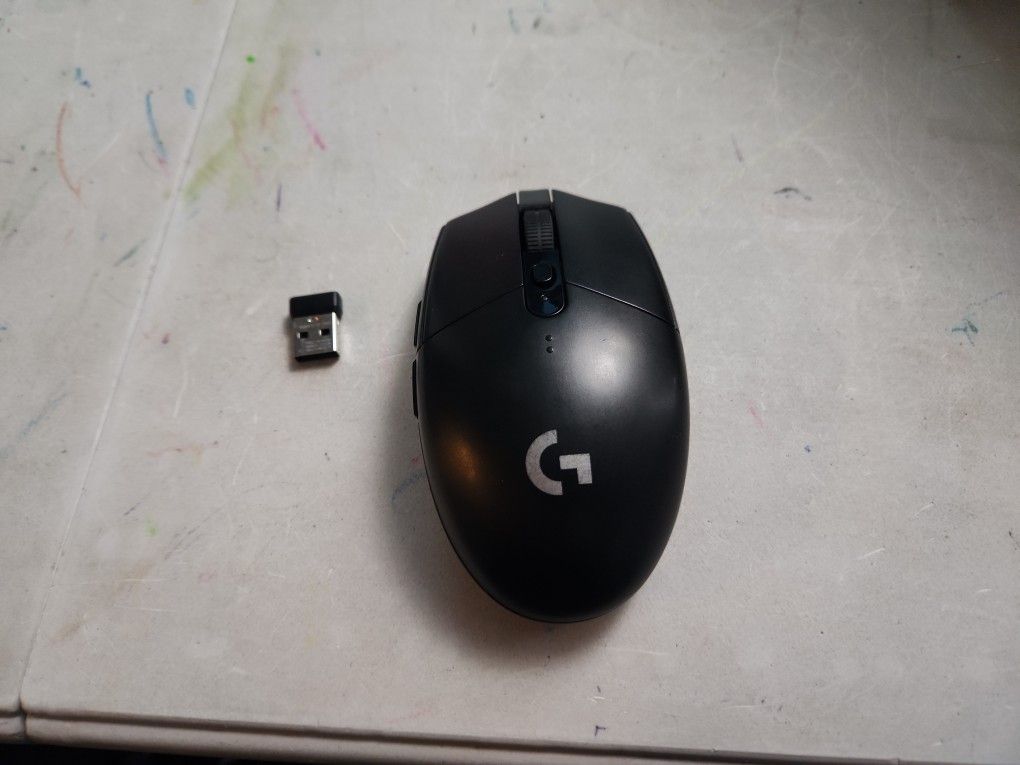 Logitech G305 Wireless Mouse for Sale in Bell Gardens, CA - OfferUp