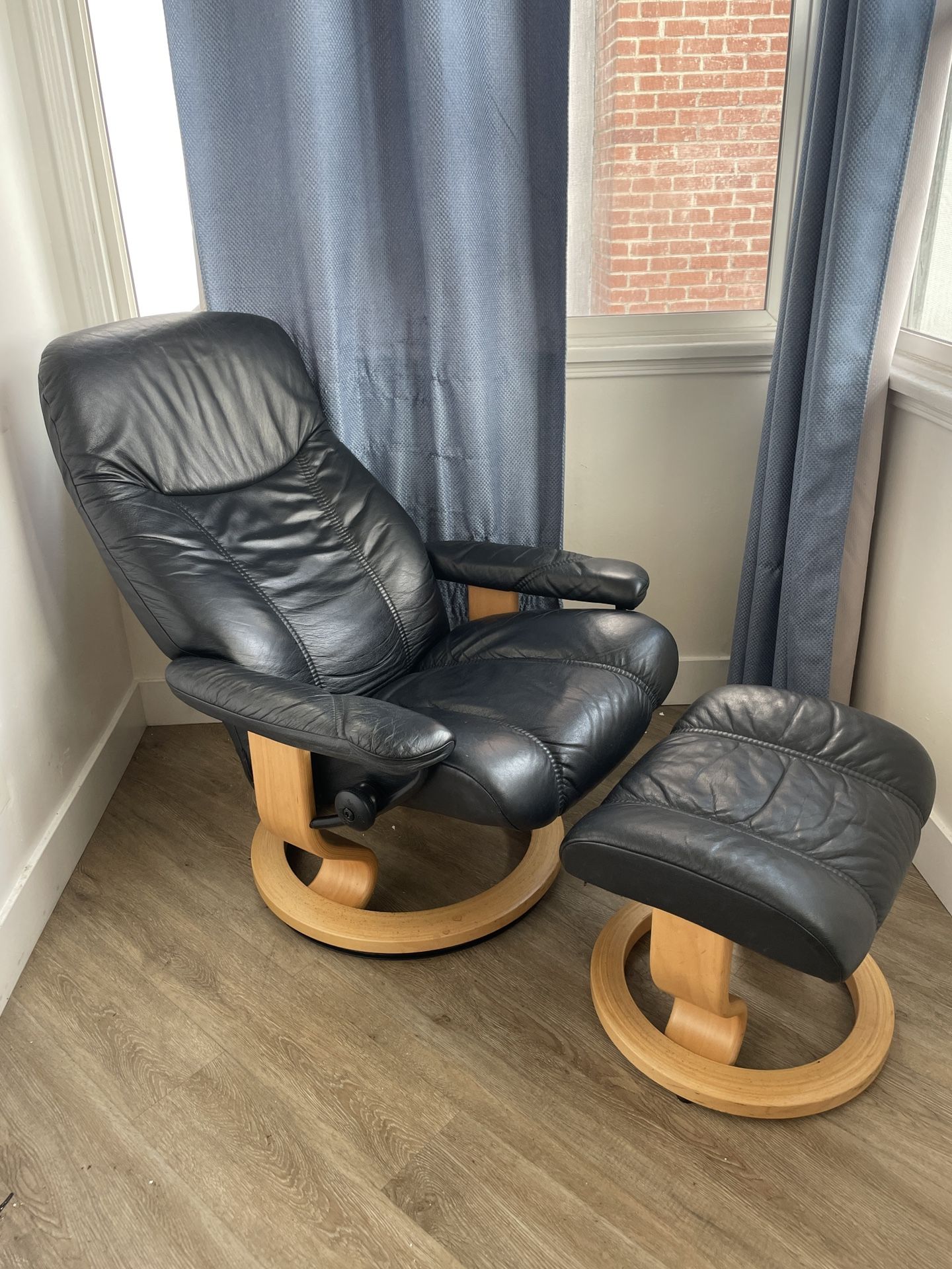 MCM Norwegian Stressless Ekornes Lounge Chair for Sale in Los Angeles ...