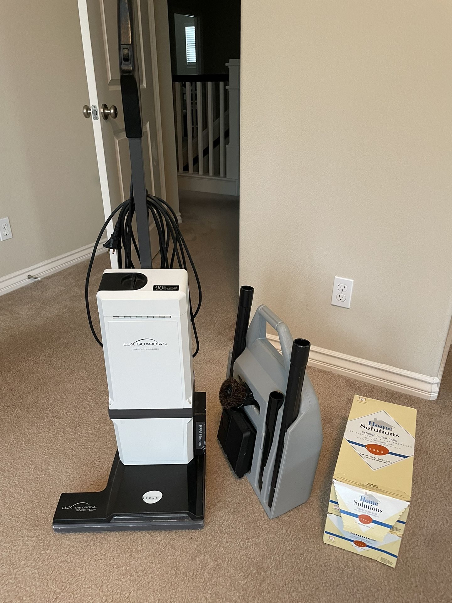 Aerus Electrolux “lux Guardian” Upright Vacuum for Sale in Temecula, CA ...