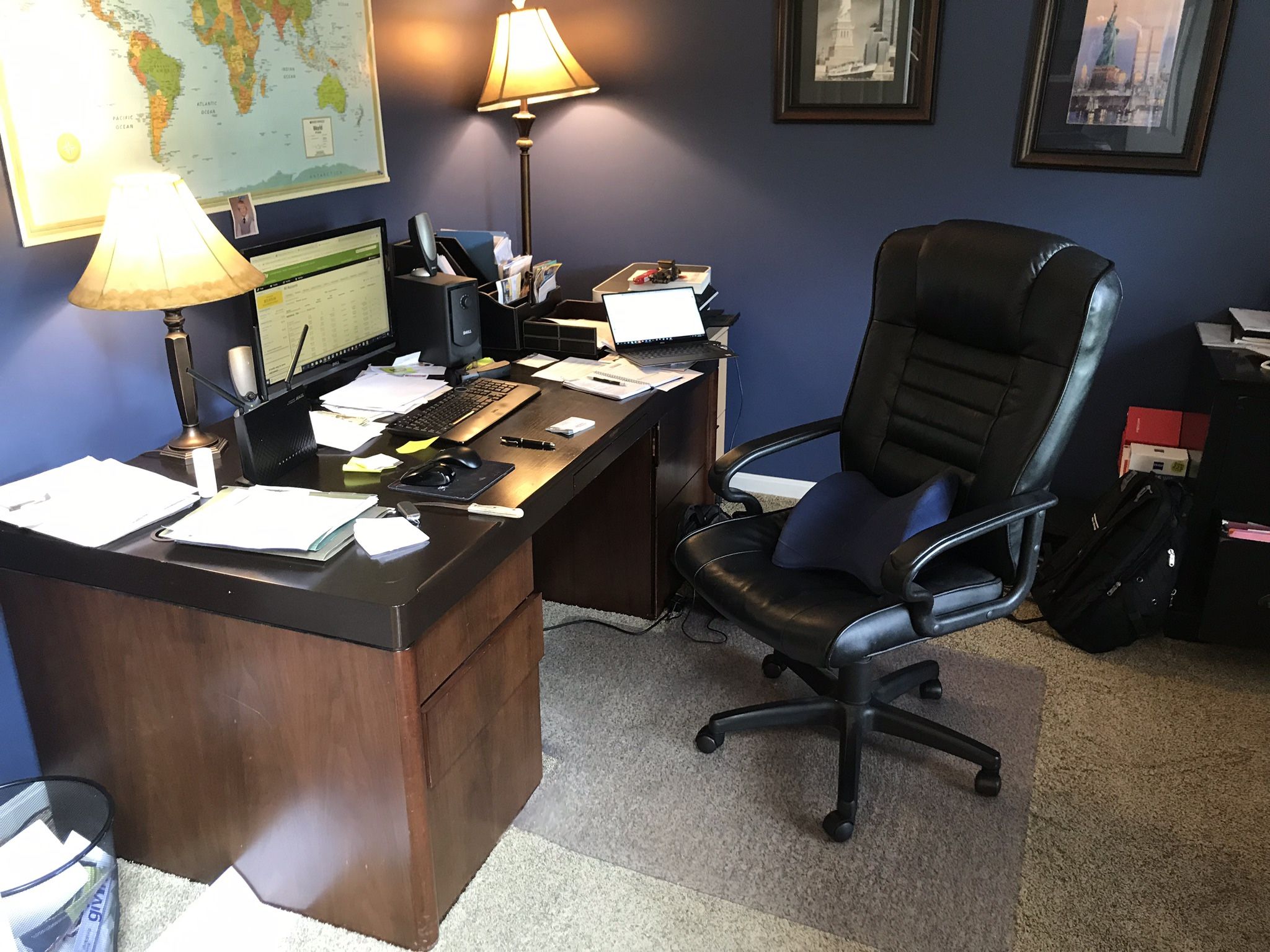 Desk for Sale in Cincinnati, OH - OfferUp