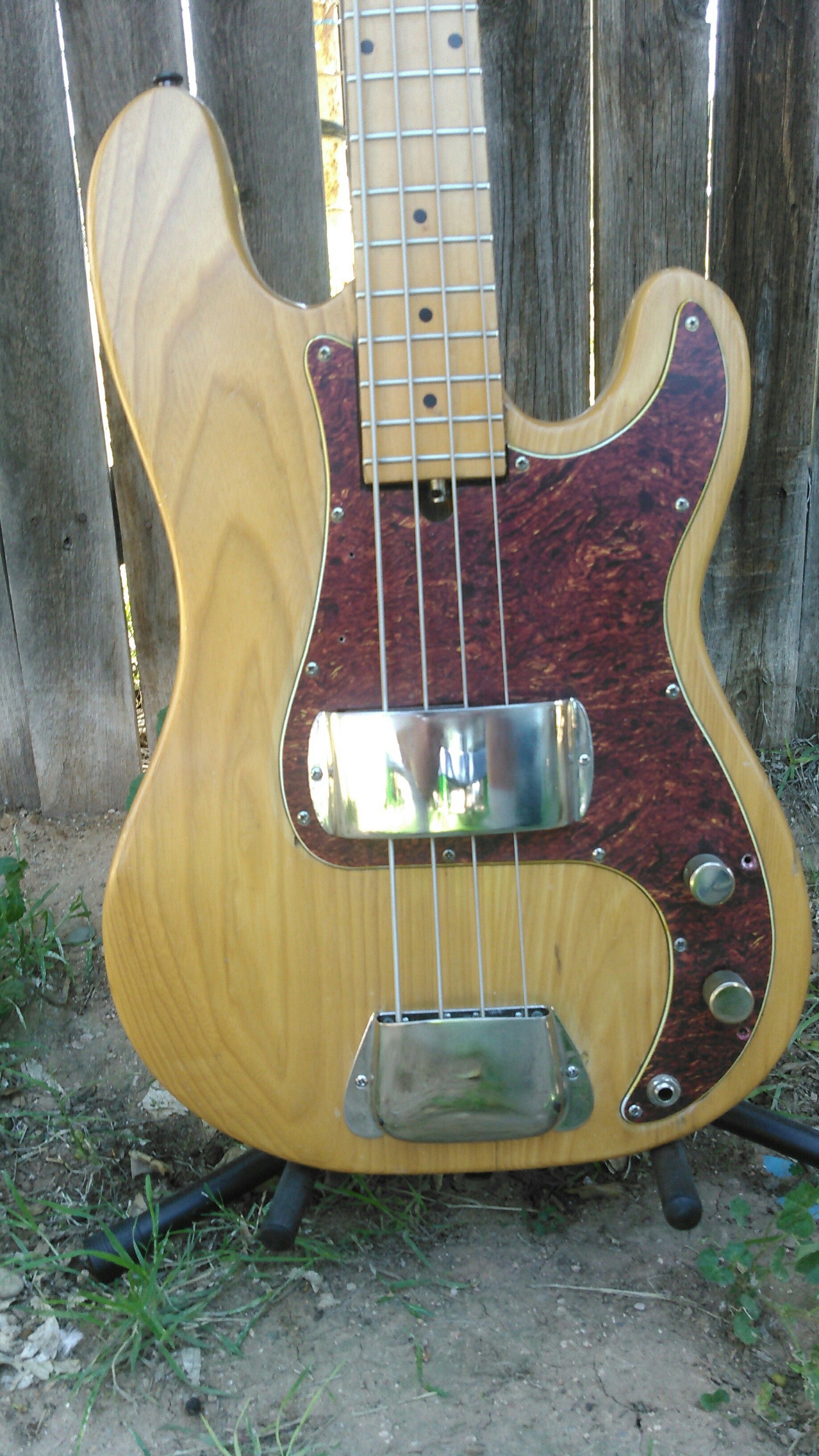 Hondo Ii Bass