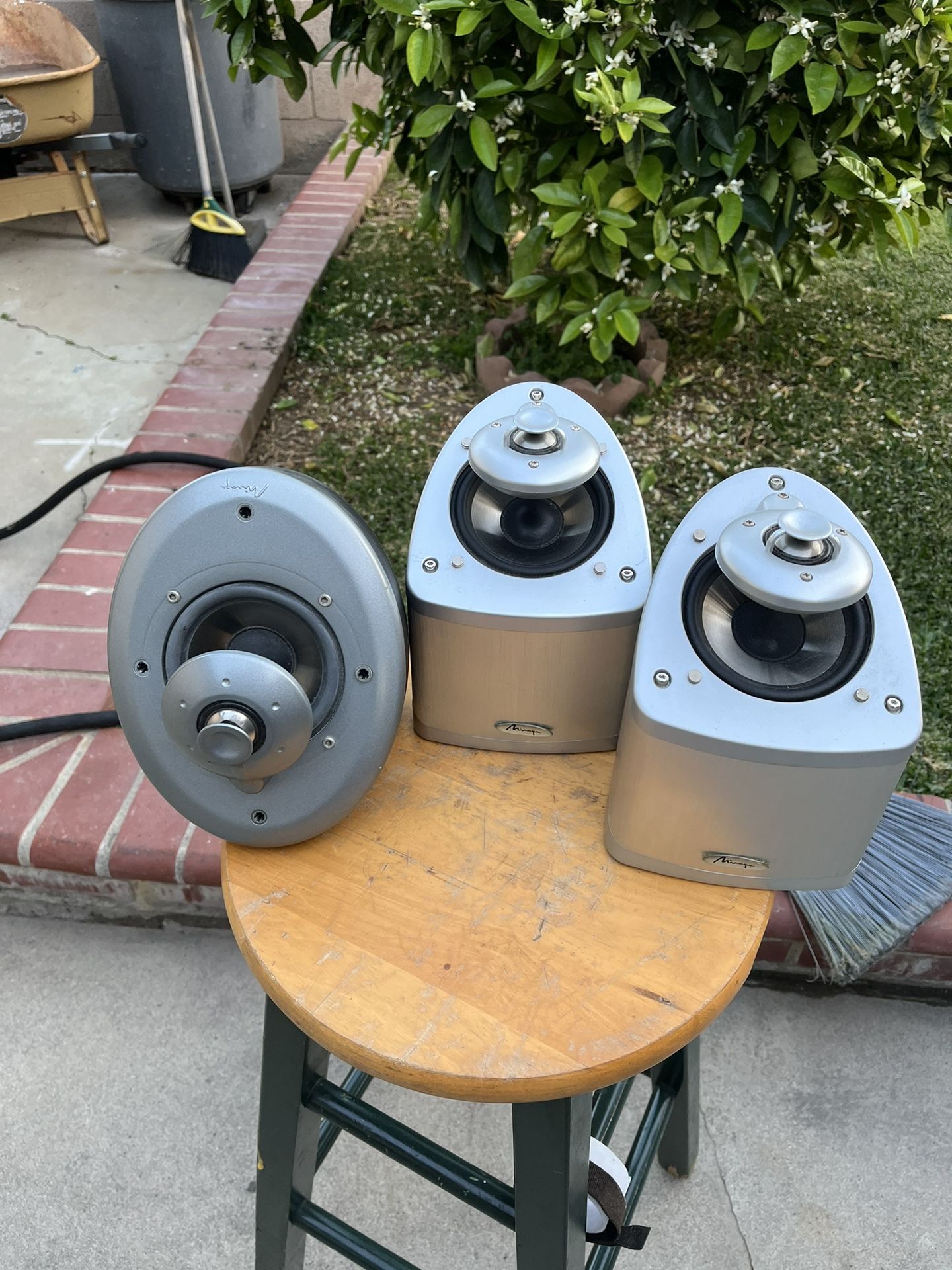 MIRAGE SPEAKERS THE BEST SPEAKERS for Sale in West Covina, CA - OfferUp