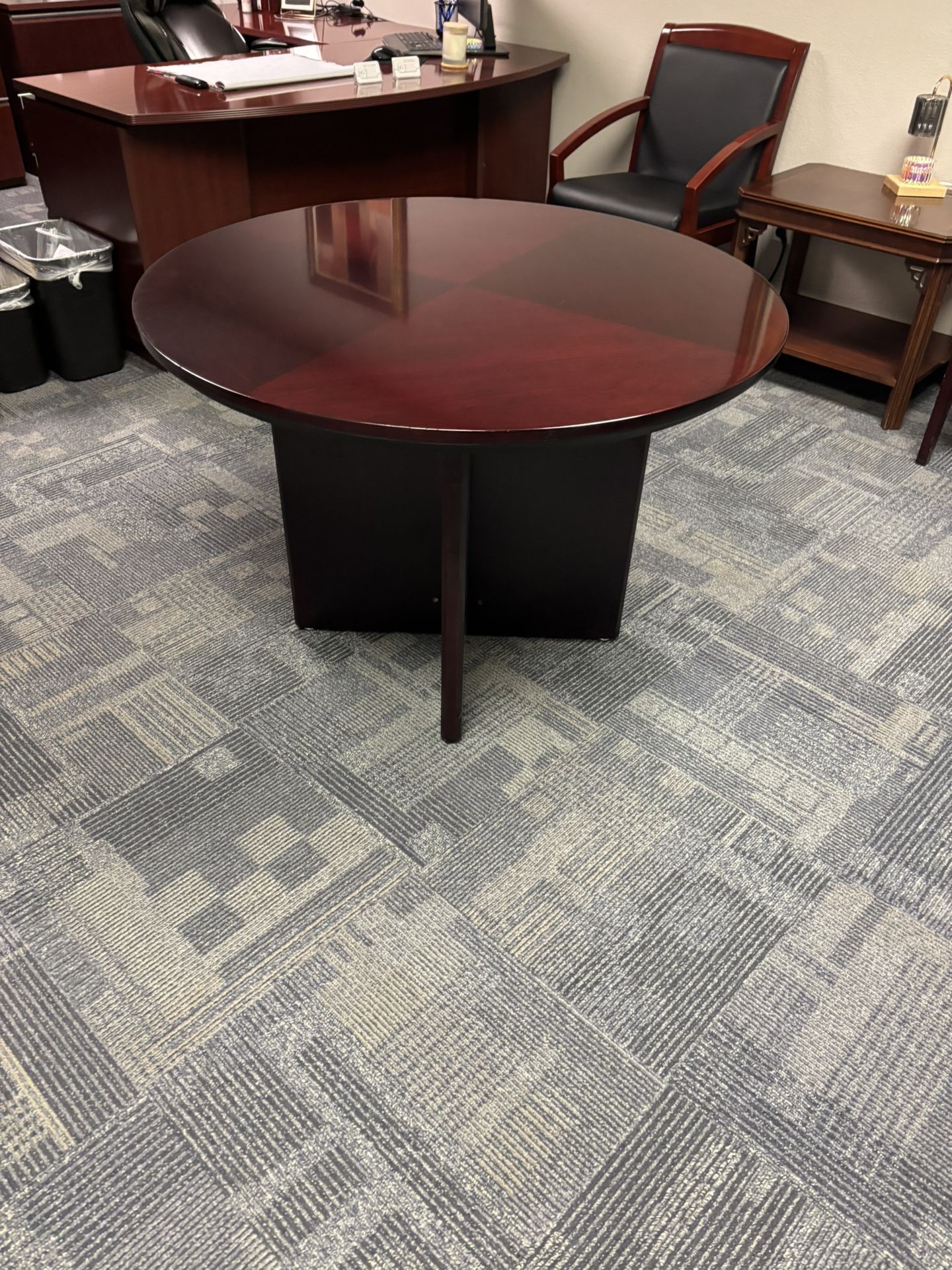Cherry Wood Round Office Table And Chairs for Sale in Phoenix, AZ - OfferUp
