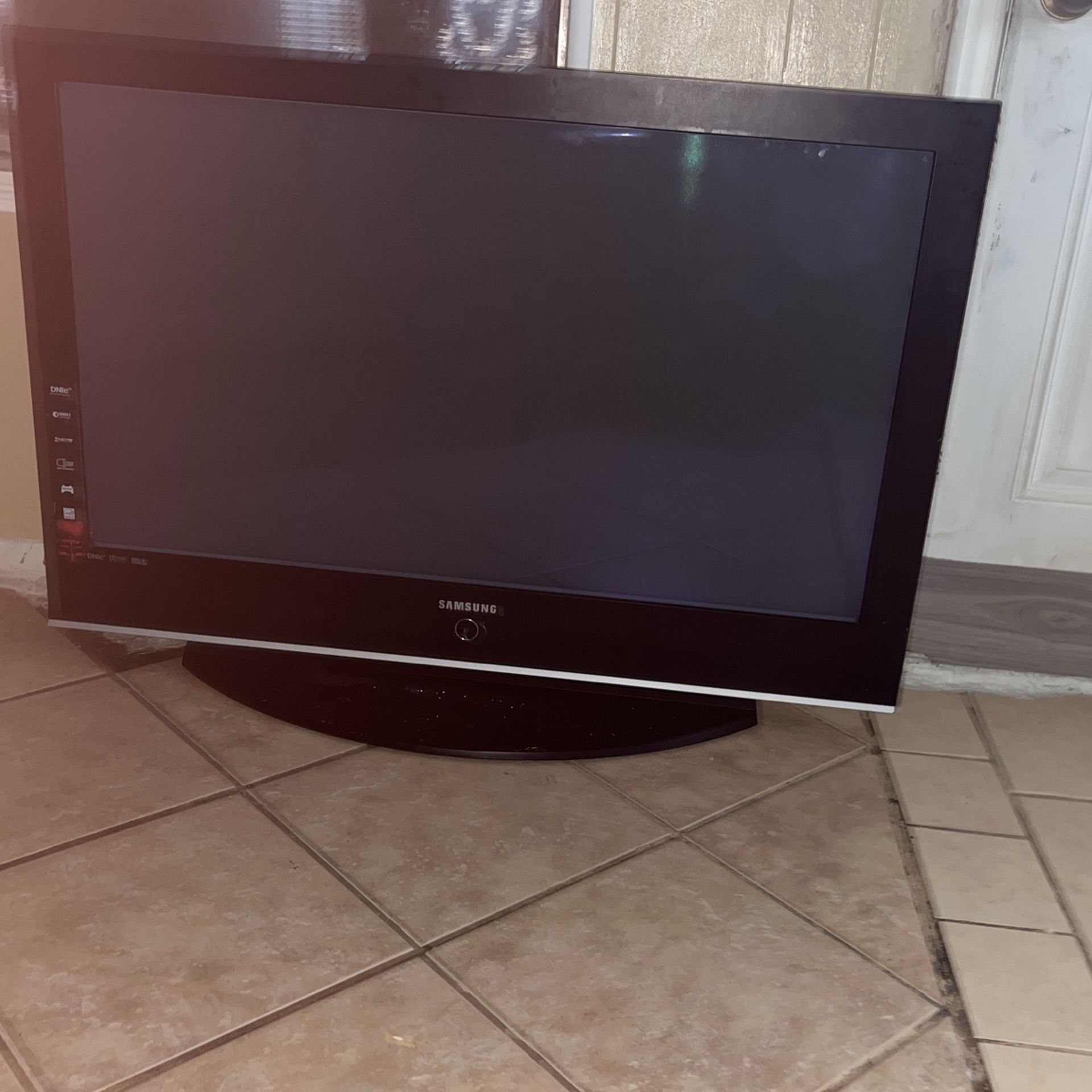 Samsung 52 Inc Tv for Sale in Sienna Plant, TX - OfferUp