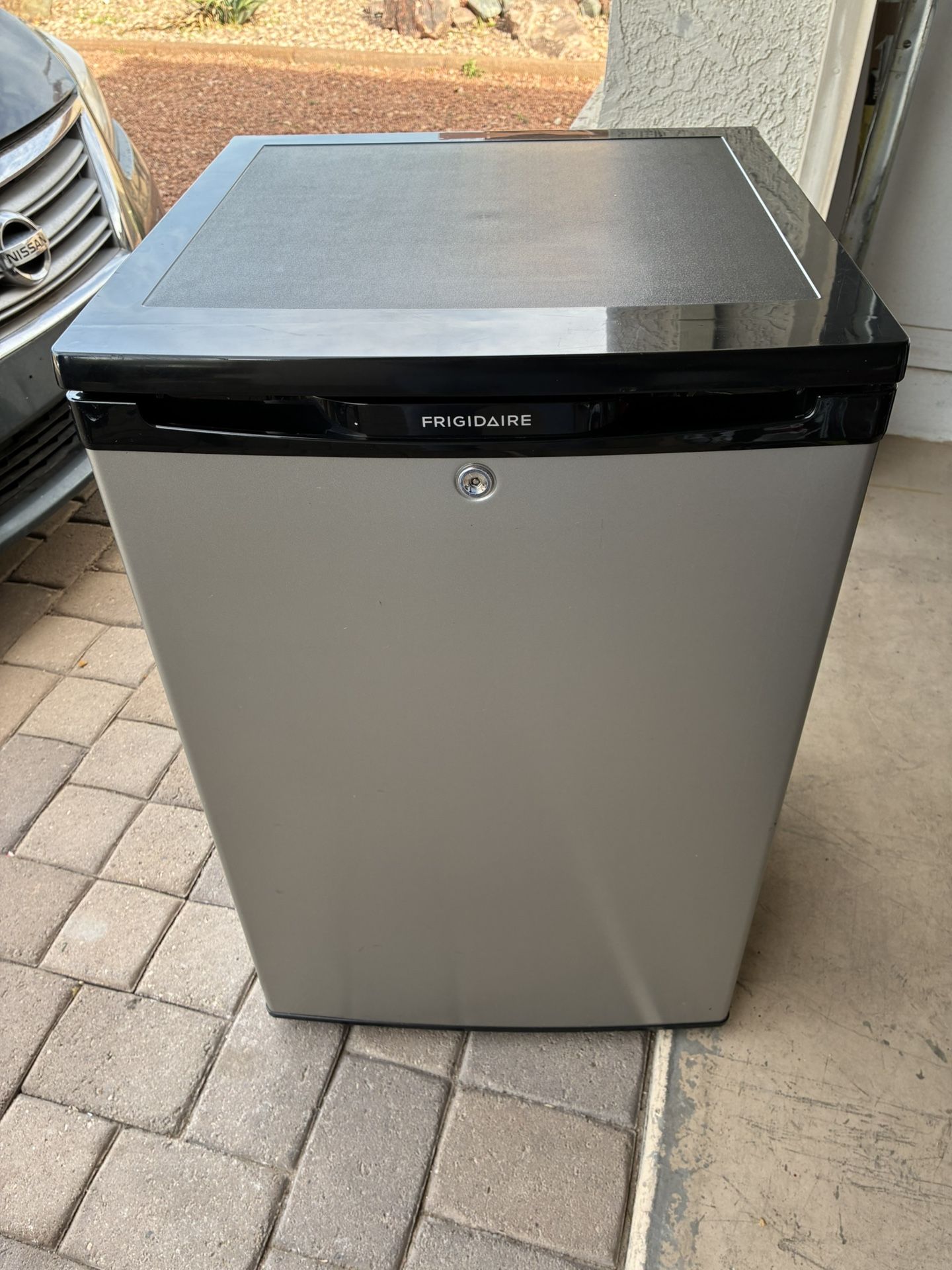 Mini Fridge for Sale in Buckeye, AZ - OfferUp
