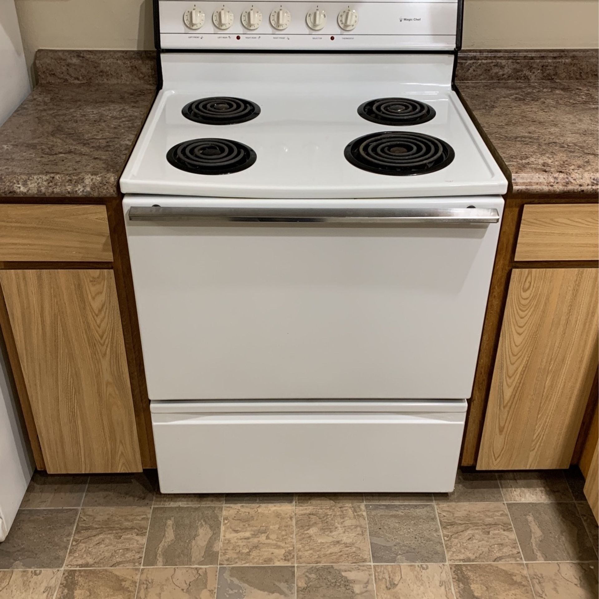 Magic Chef Electric - 4 Burner Cooktop / Stove for Sale in Kirkland, WA ...