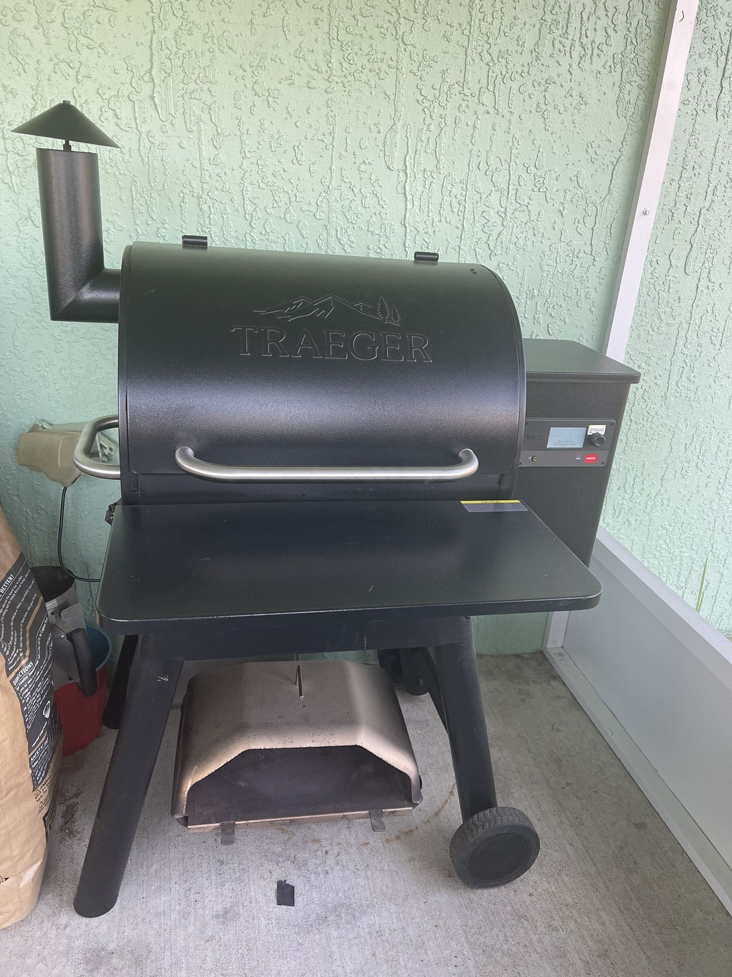 Traeger Pro 575 for Sale in Ocala, FL - OfferUp