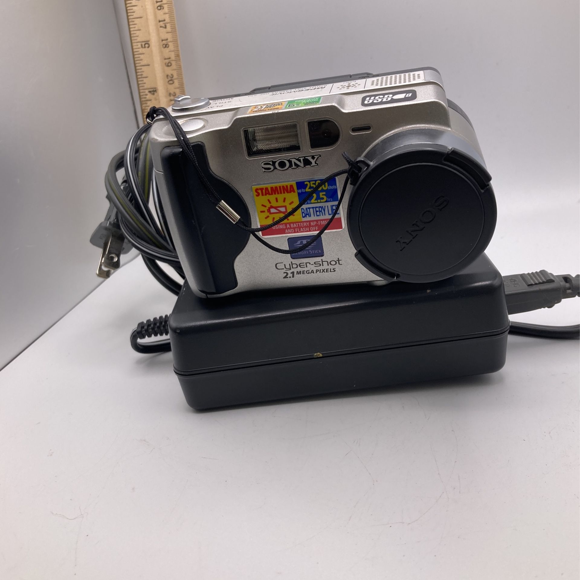 Sony Cyber Shot 2.1 Mega Pixels And Charger for Sale in Boca Raton, FL ...