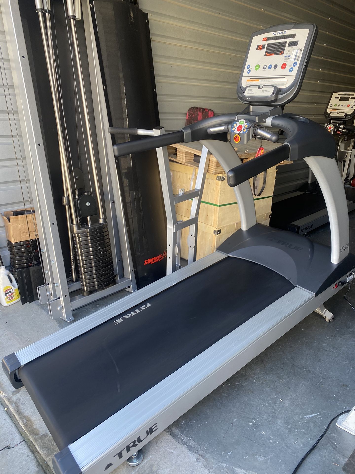 True Fitness C400 Commercial Treadmill w/ Emerge Console for Sale in ...