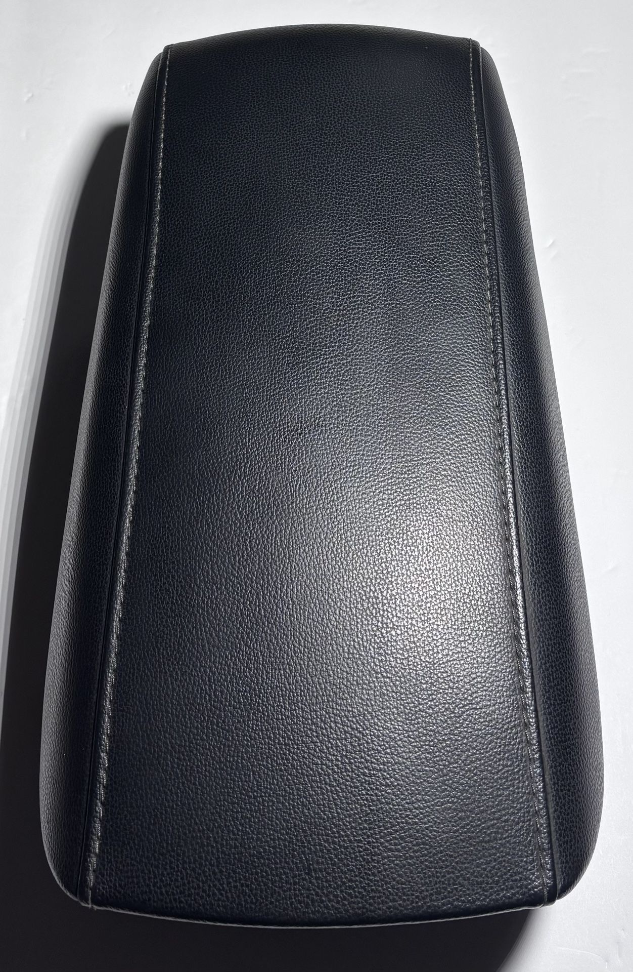 19-20 Ford Fusion Armrest/Center Console Lid Black Leather ...