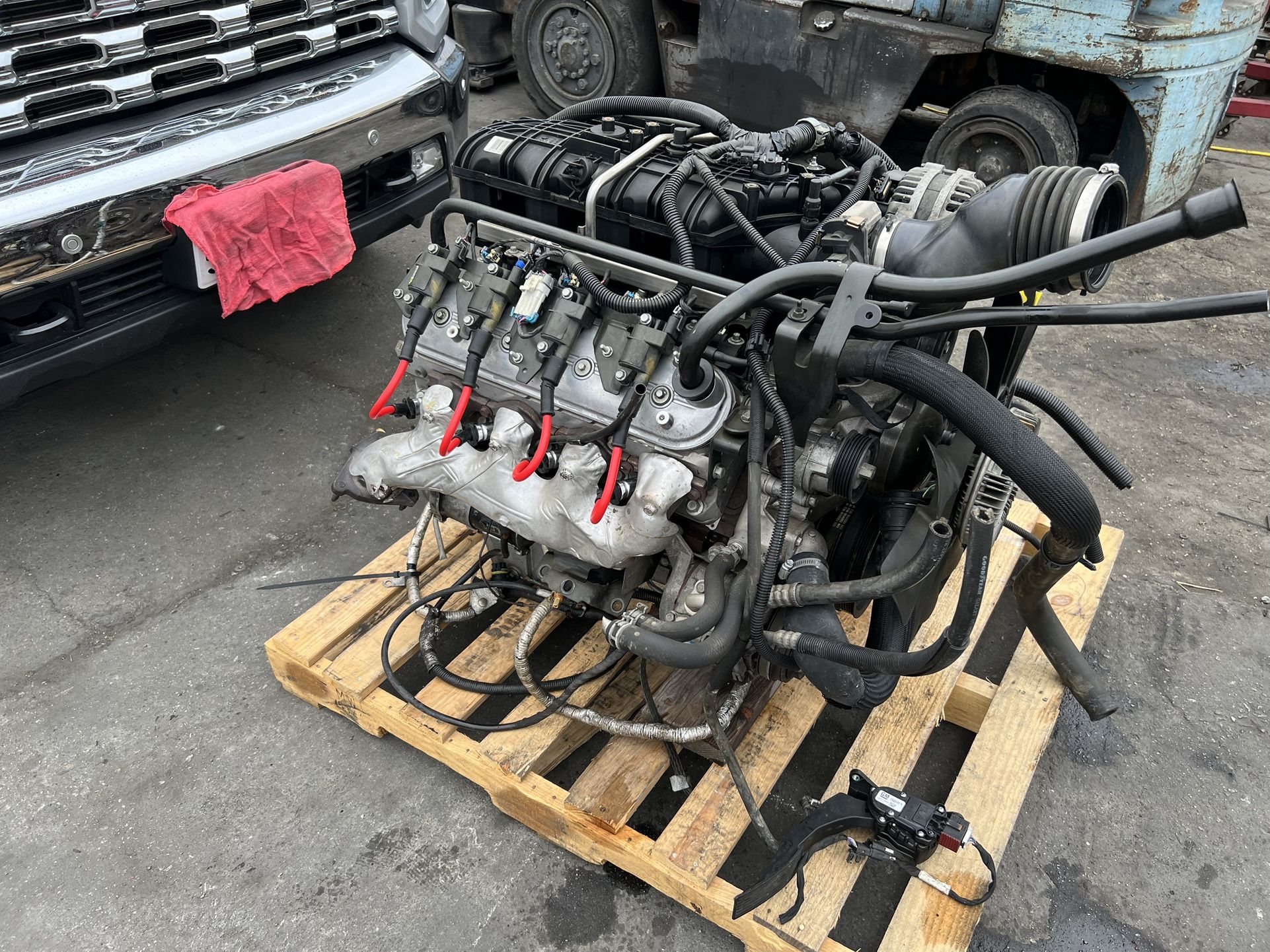 6.0 Ls Engine LY6 Ls3 Heads for Sale in Pico Rivera, CA - OfferUp