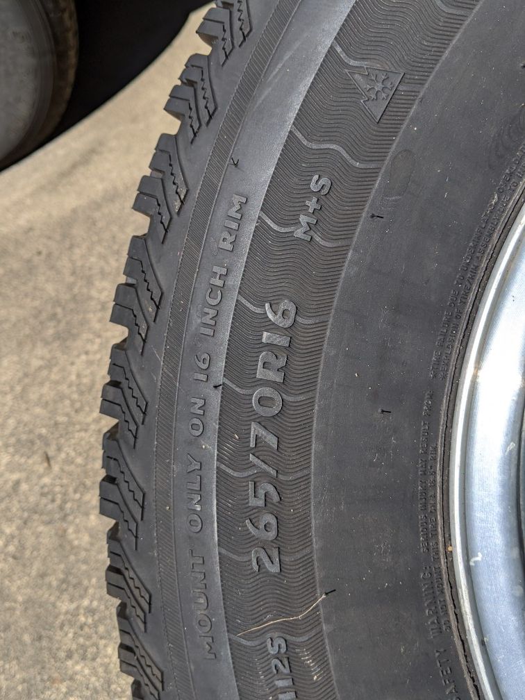 Set of 4 Dean Wintercat Radial SST Mud and Snow Studded Tires WITH ...