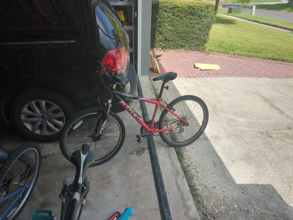 Trek 820 ST Mountain bike for Sale in Tampa, FL - OfferUp