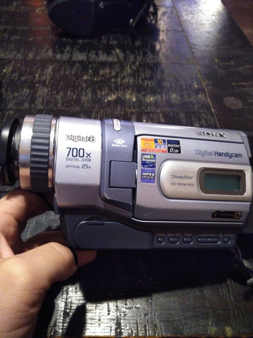 Sony Digital 8 Handycam 700x Zoom for Sale in Riverside, CA - OfferUp