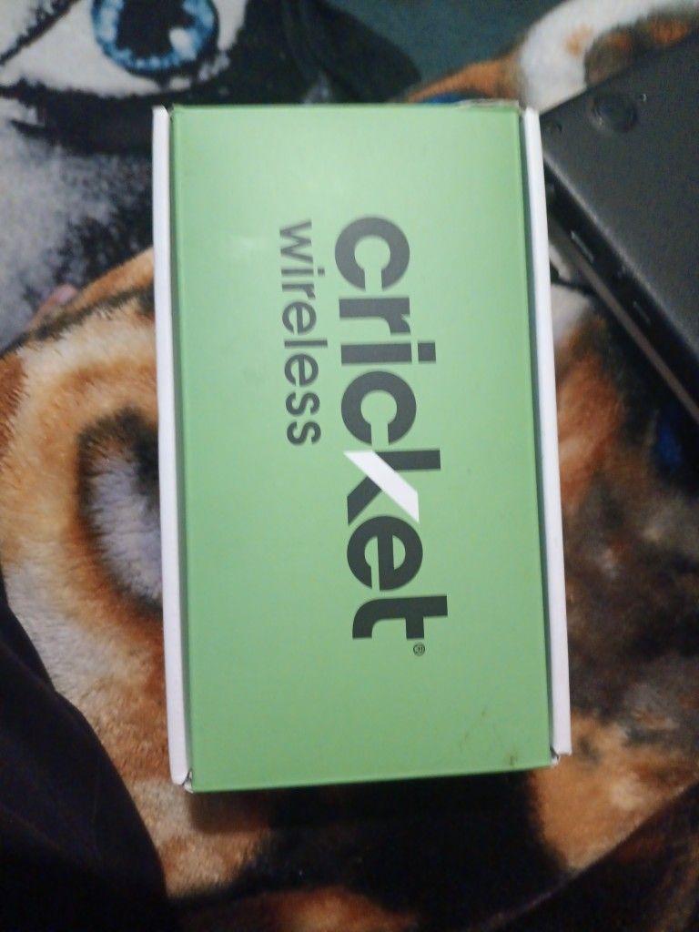 Cricket Motorola Phone for Sale in Tulare, CA - OfferUp