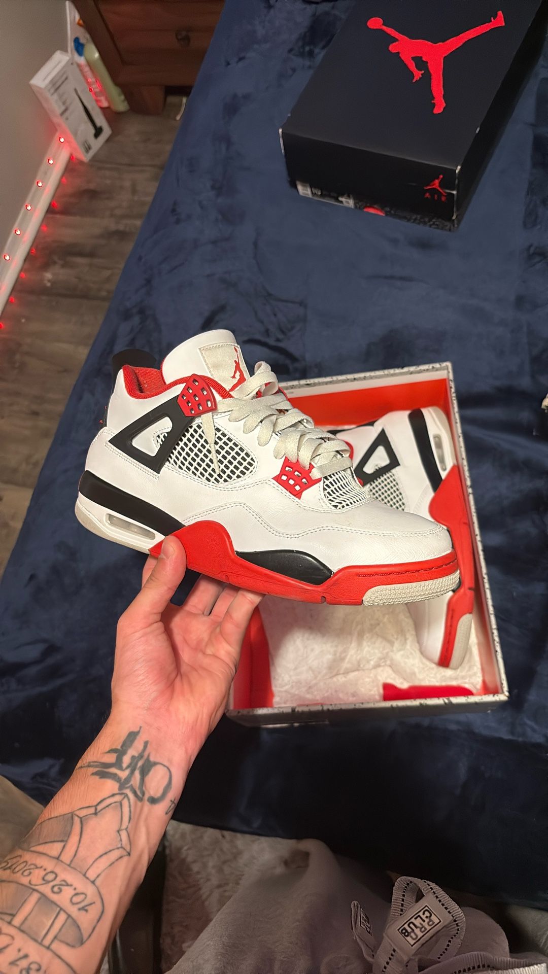 Jordan Fire Red 4s for Sale in Lake Elsinore, CA - OfferUp