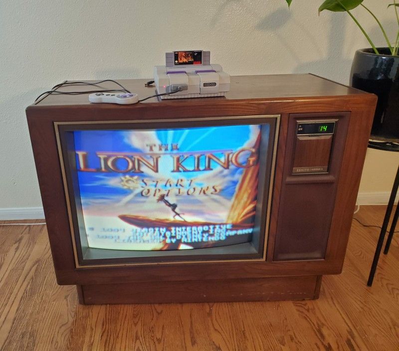 Vintage 1985 Zenith Color TV for Sale in Downey, CA - OfferUp