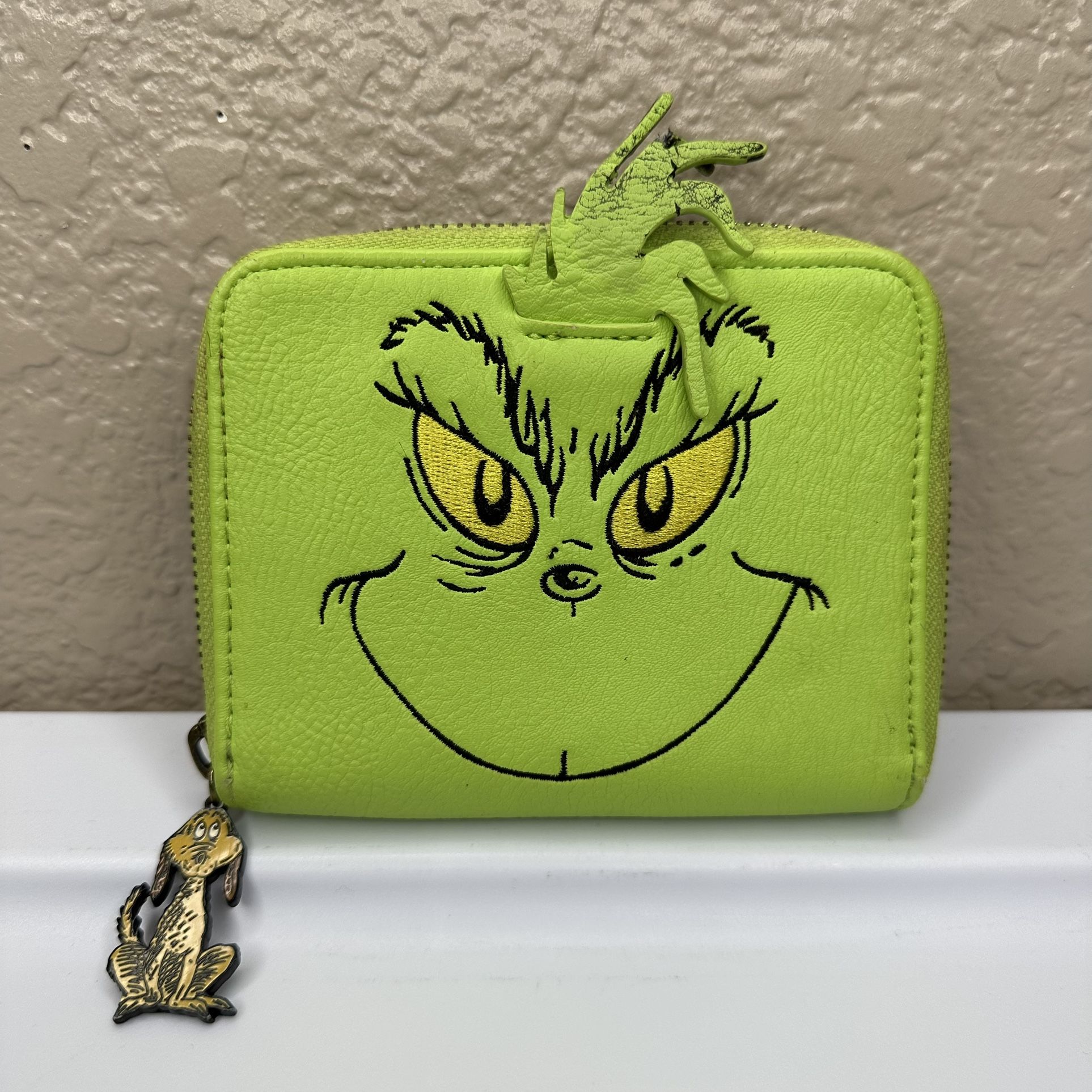 Dr Seuss Loungefly The Grinch Green Wallet w/ Max The Dog Zipper ...