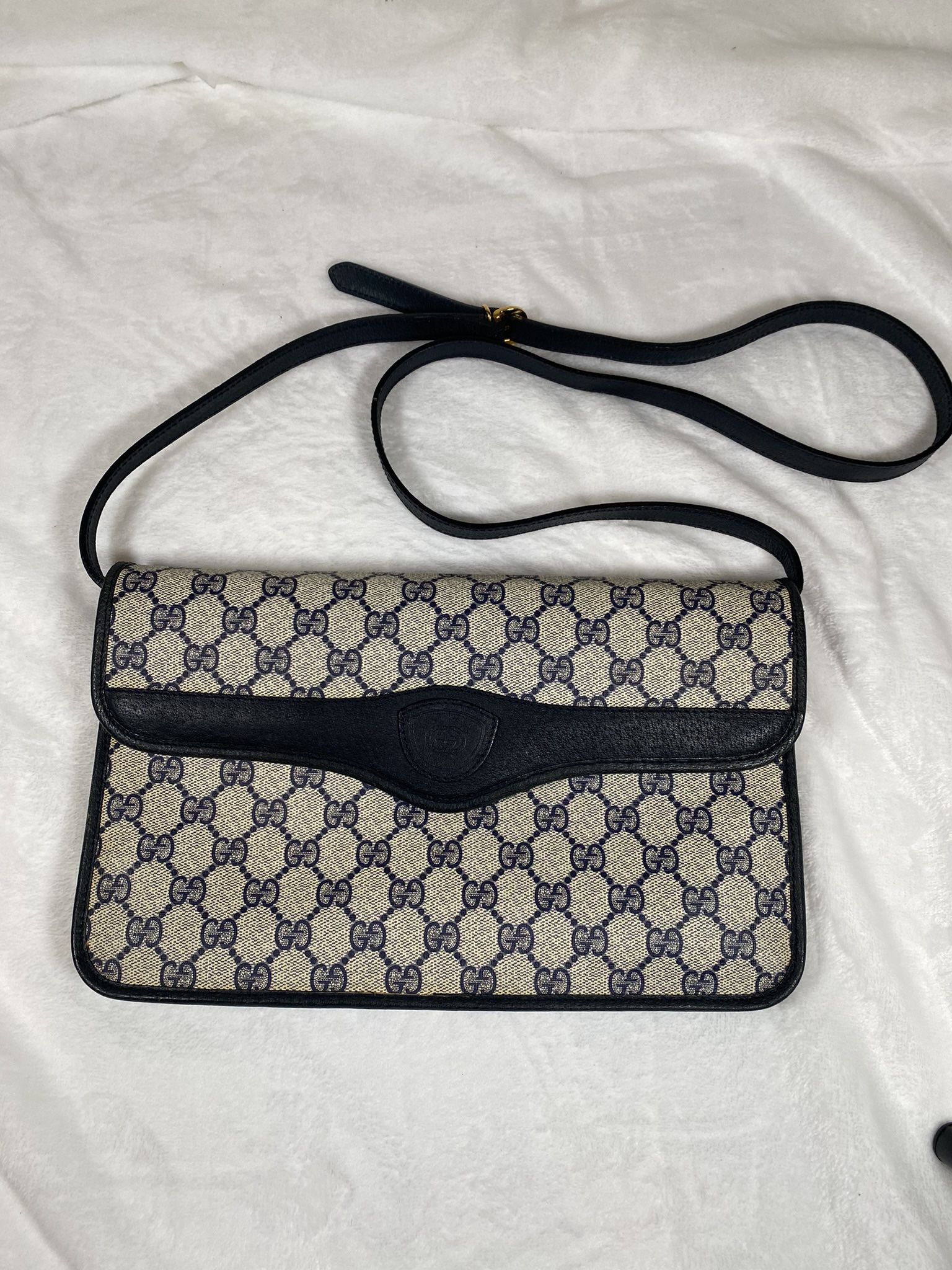 Vintage Crossbody Sherry Supreme Bag for Sale in Pomona, CA - OfferUp