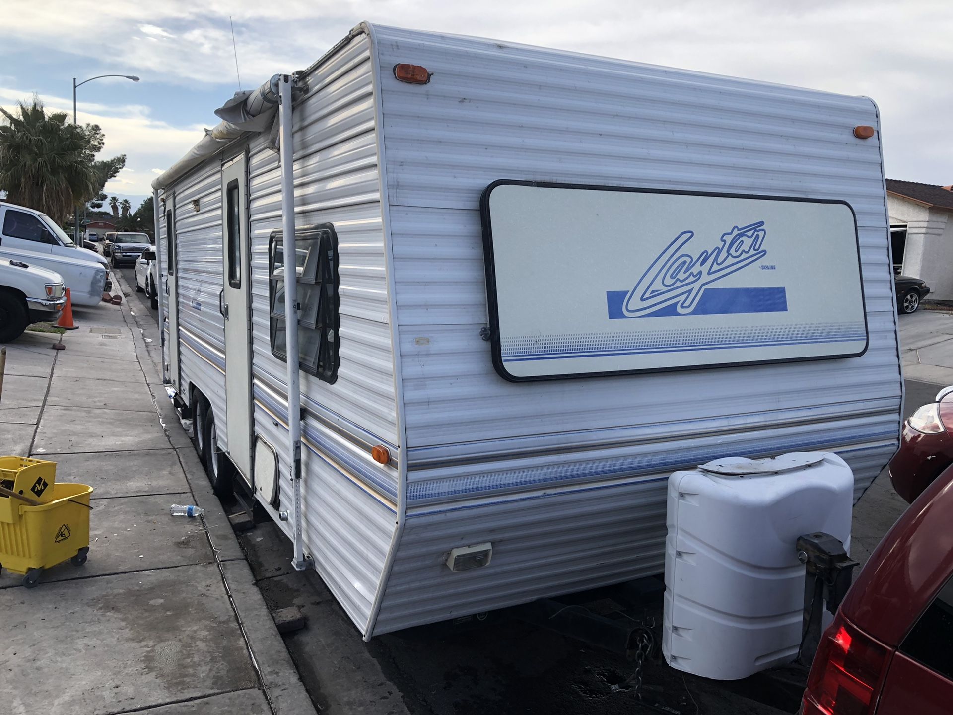1997 Layton trailer. RV for Sale in Las Vegas, NV - OfferUp