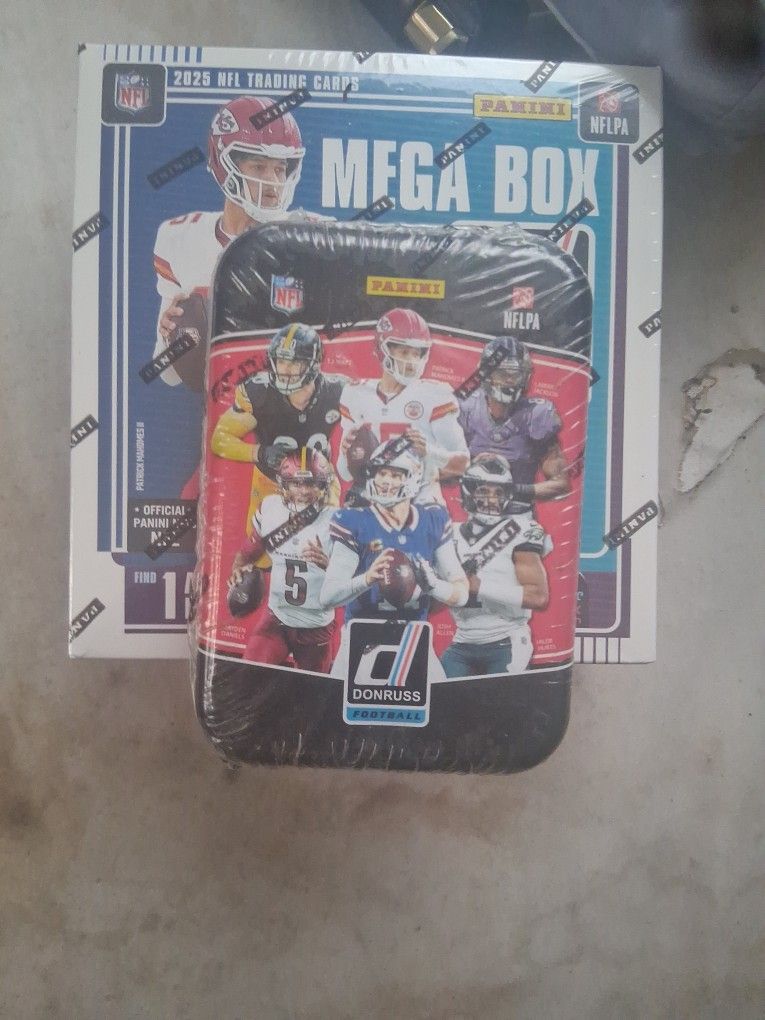 PANINI NFL CARDS for Sale in Tacoma, WA - OfferUp