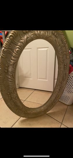 Round Big Wall Mirror for Sale in Tolleson, AZ - OfferUp