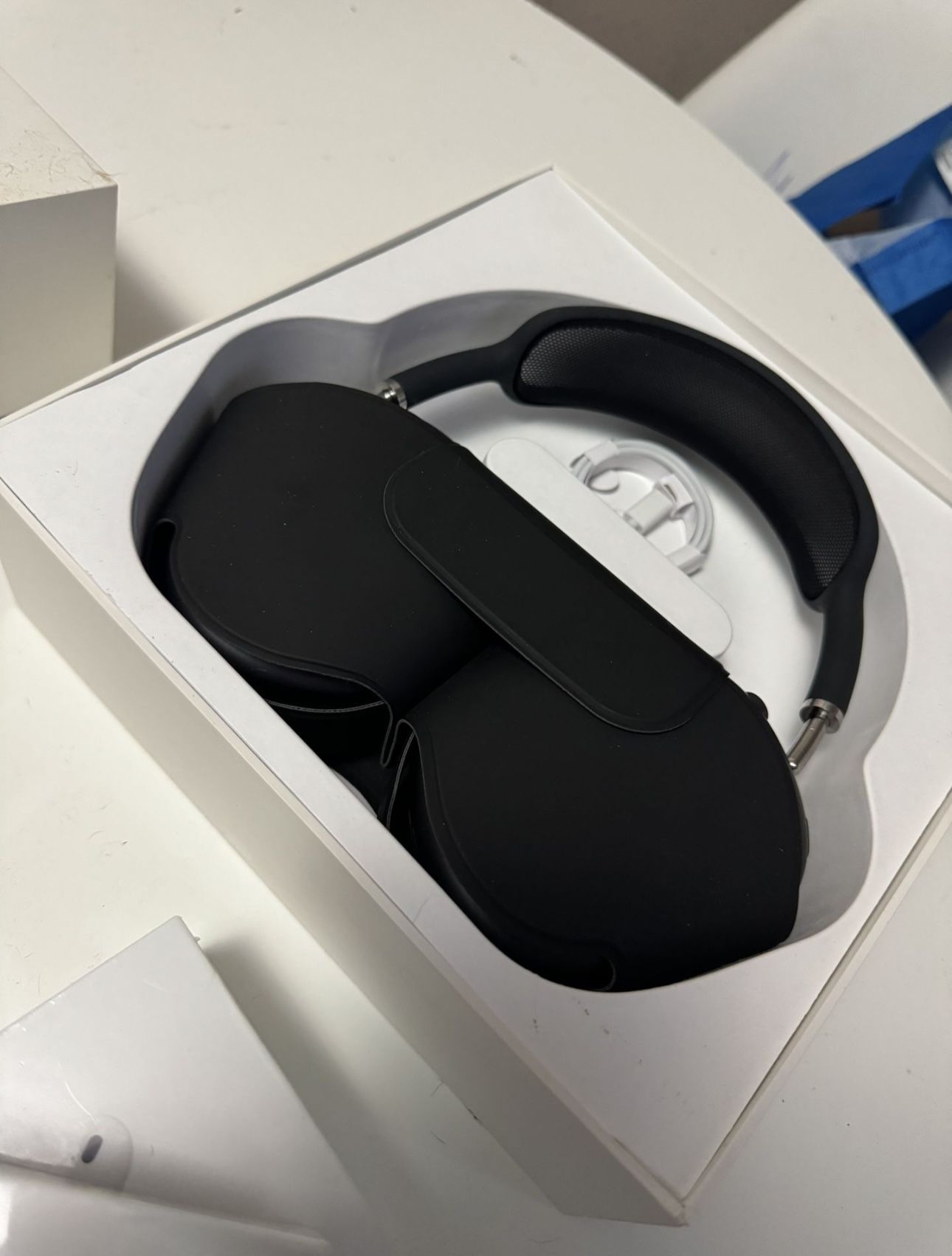 Apple AirPods Pro Max for Sale in Garland, TX - OfferUp