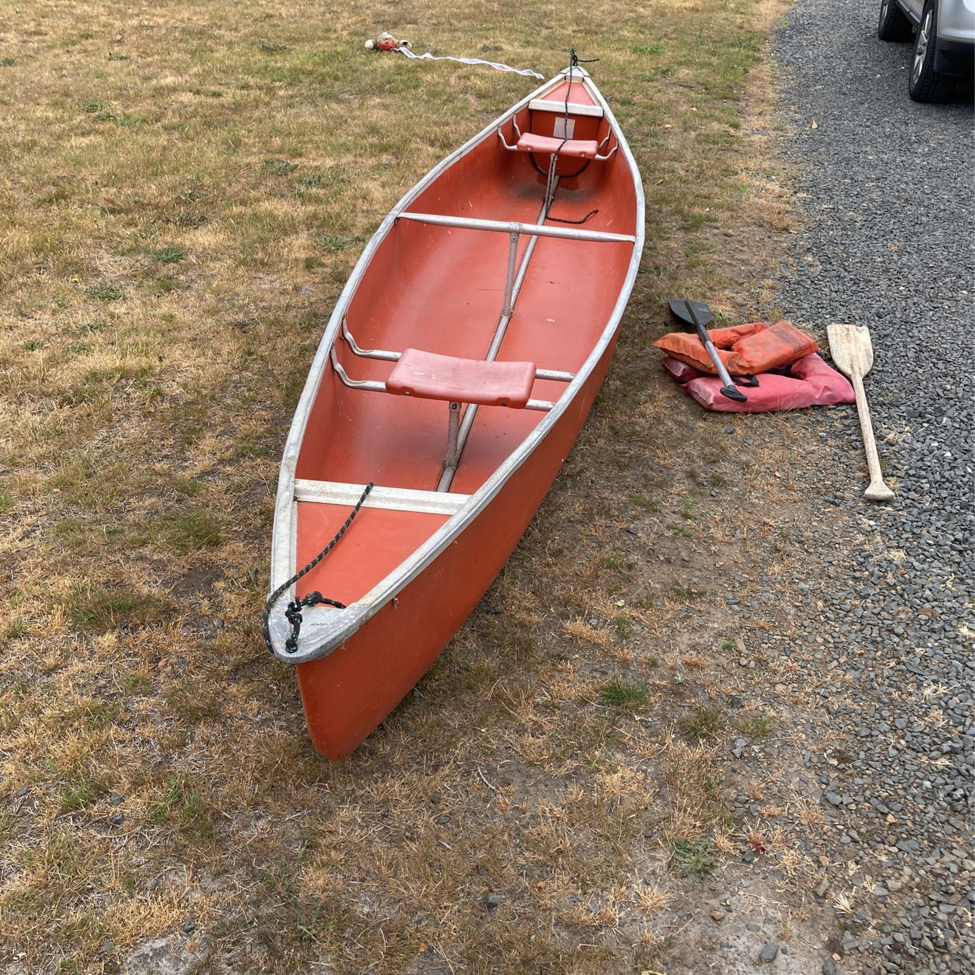 18 Ft Canoe for Sale in Warrenton, OR - OfferUp