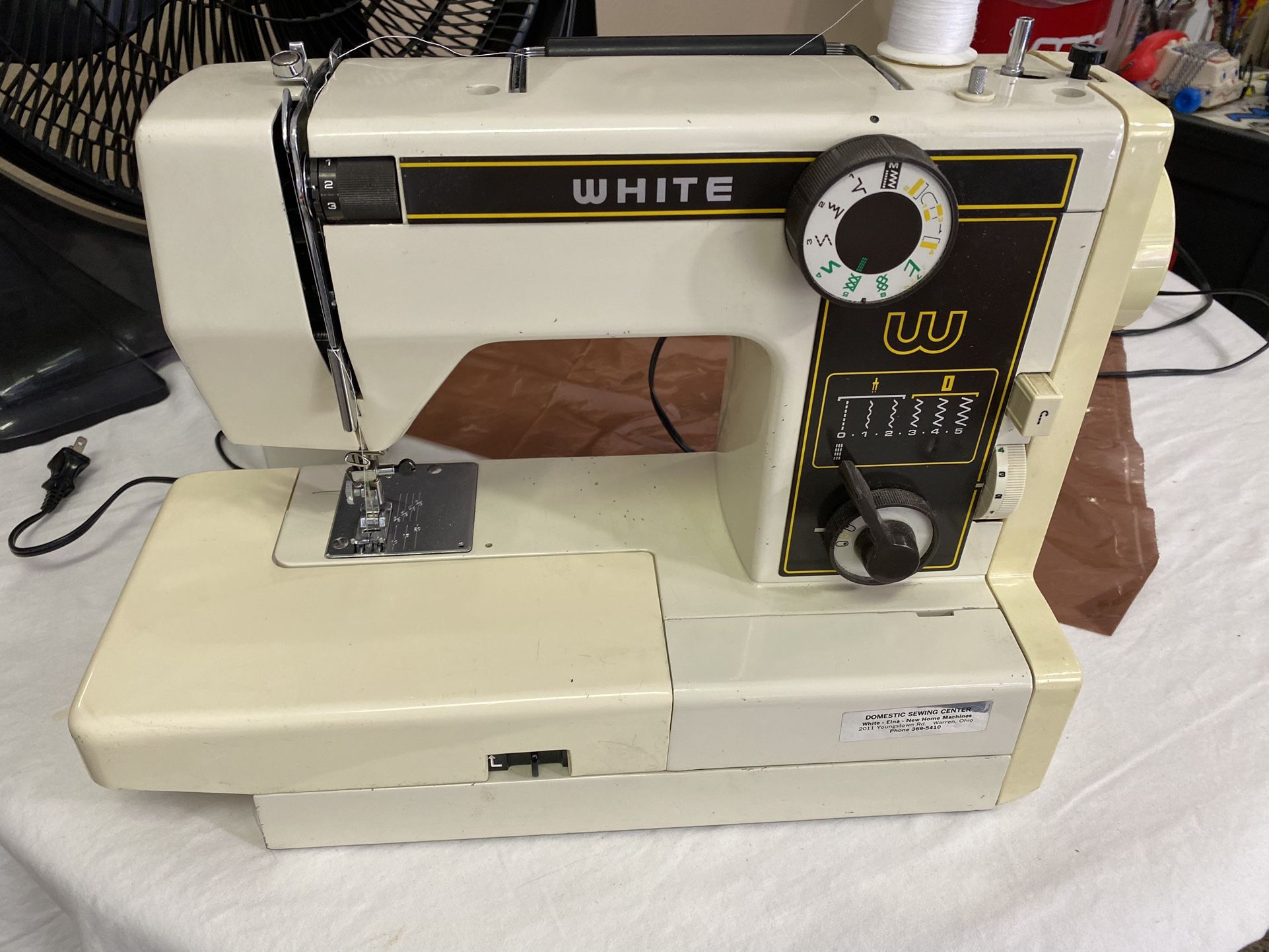 Vintage White Sewing Machine Model 999 w/ Handle Vinyl Cover & Pedal ...