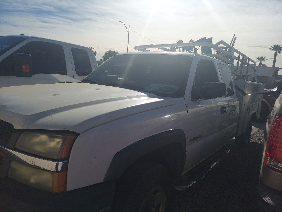 Chevron Silverado for Sale in Caliente, NV - OfferUp