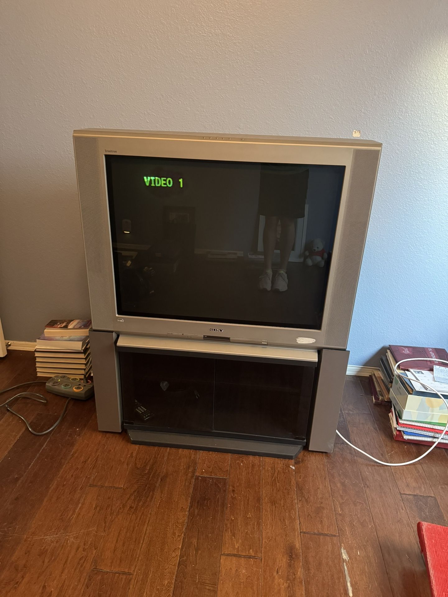 Sony 36” Trinitron CRT W/ Stand for Sale in Scottsdale, AZ - OfferUp