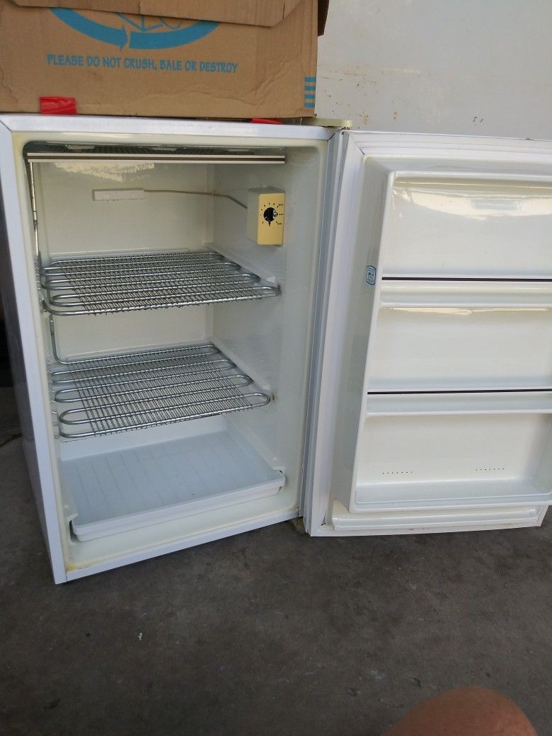 ABSOCOLD FREEZER for Sale in Palm Bay, FL - OfferUp