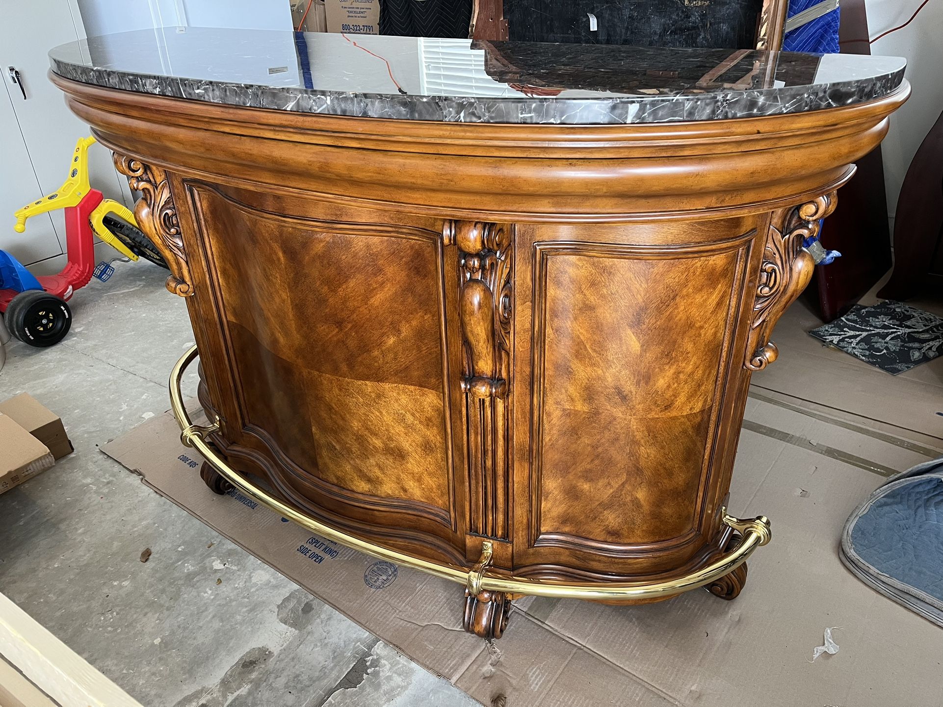 NEW!!! Pulaski Edwardian Bar—New! for Sale in Sunbury, OH - OfferUp