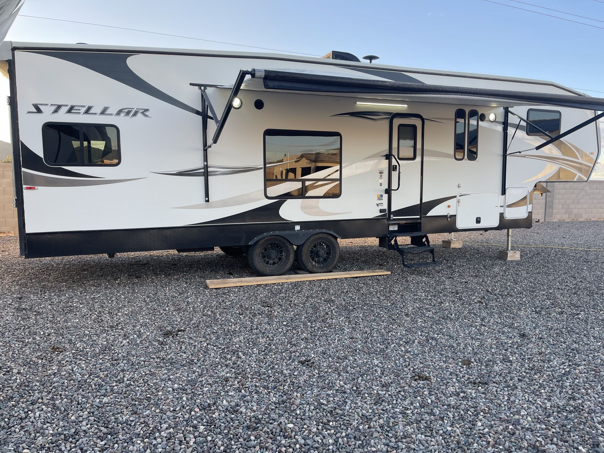 2017 Eclipse Stellar Toyhauler for Sale in Phoenix, AZ - OfferUp