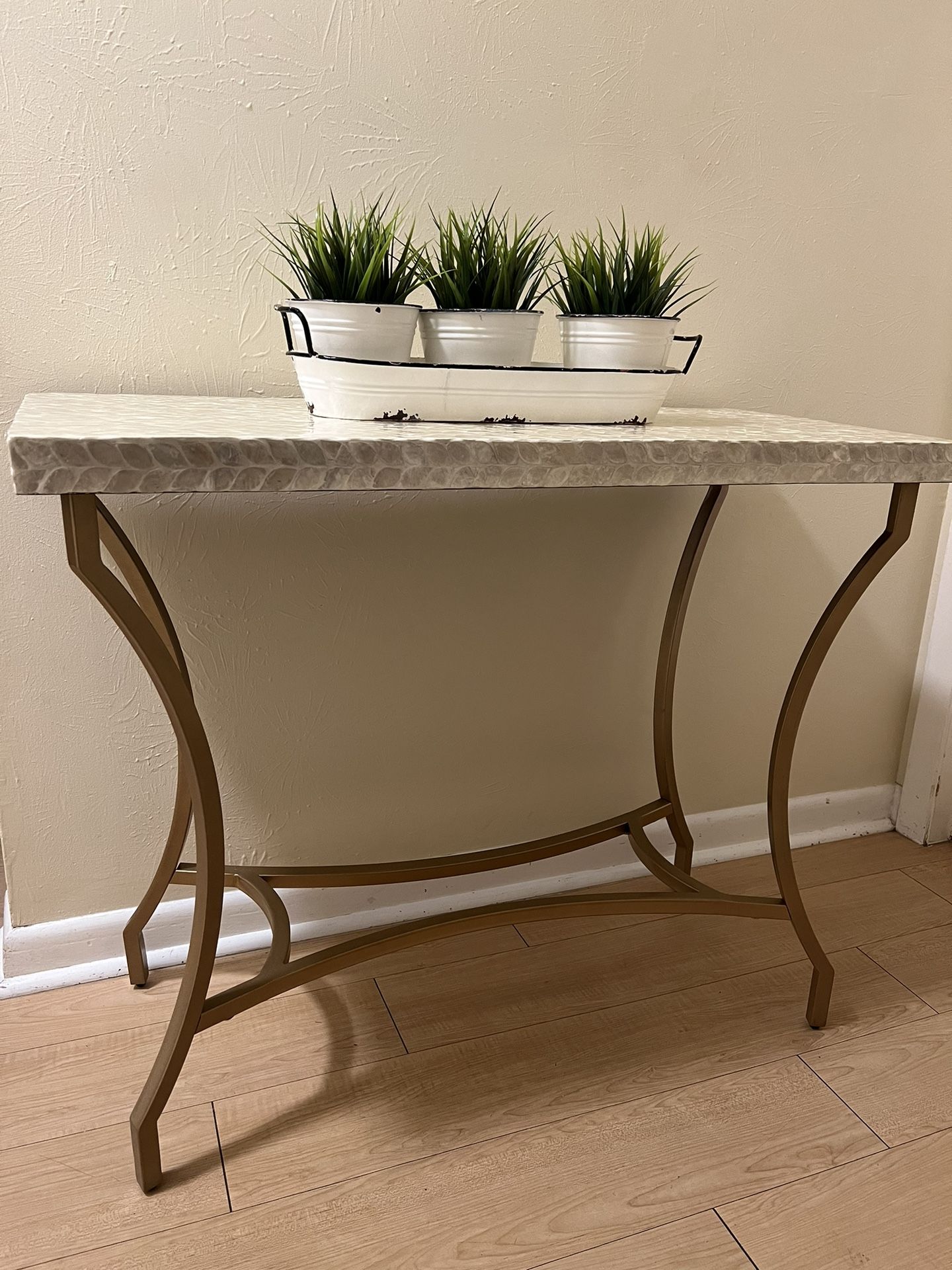 Entry Table From Pier One Imports 36.5”x 16”W x 29” H for Sale in ...