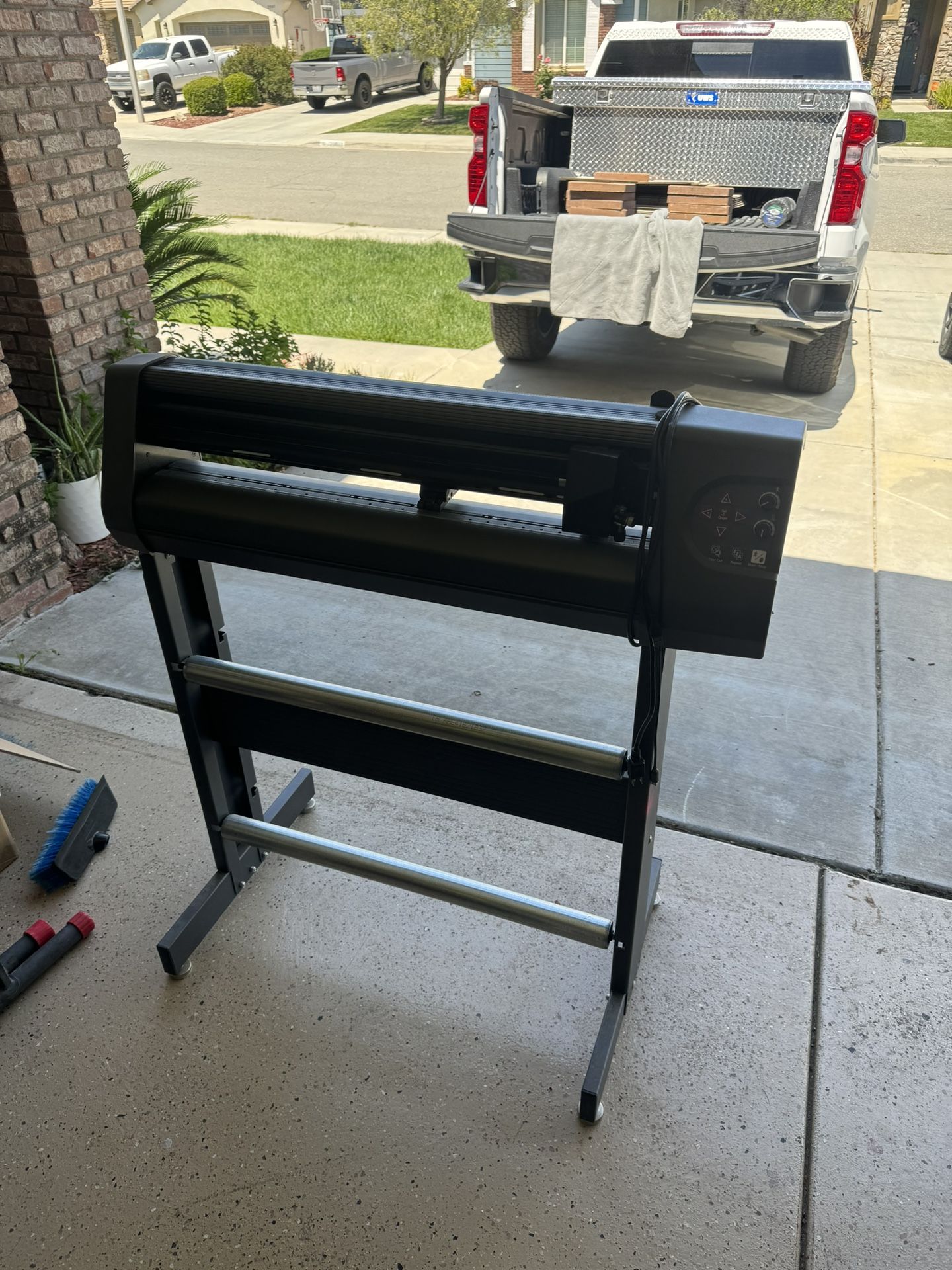 Stencil & Vinyl Cutter Brand IOLINE for Sale in Menifee, CA - OfferUp