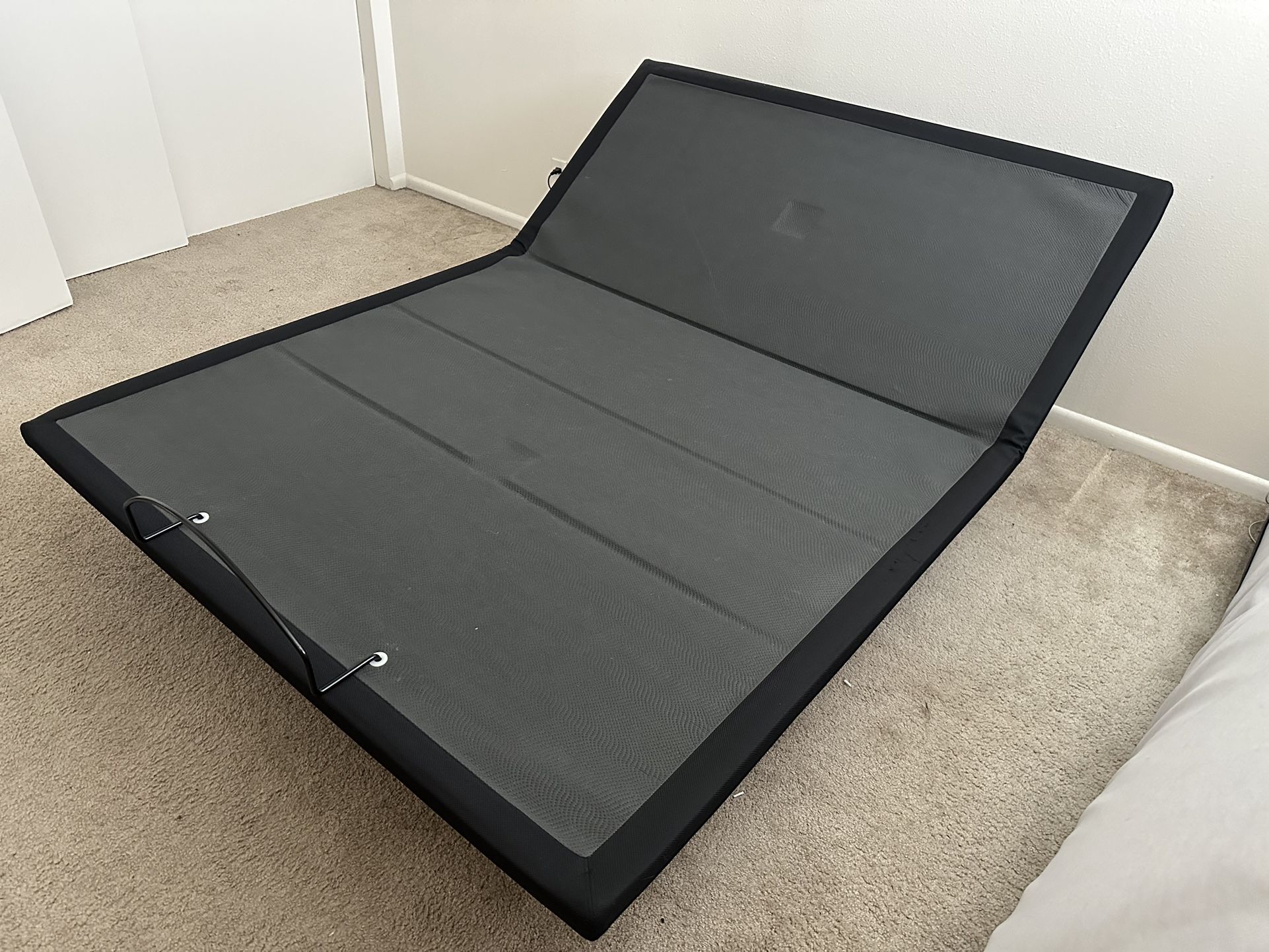 Mattress Firm 300 Adjustable Base for Sale in Seattle, WA - OfferUp
