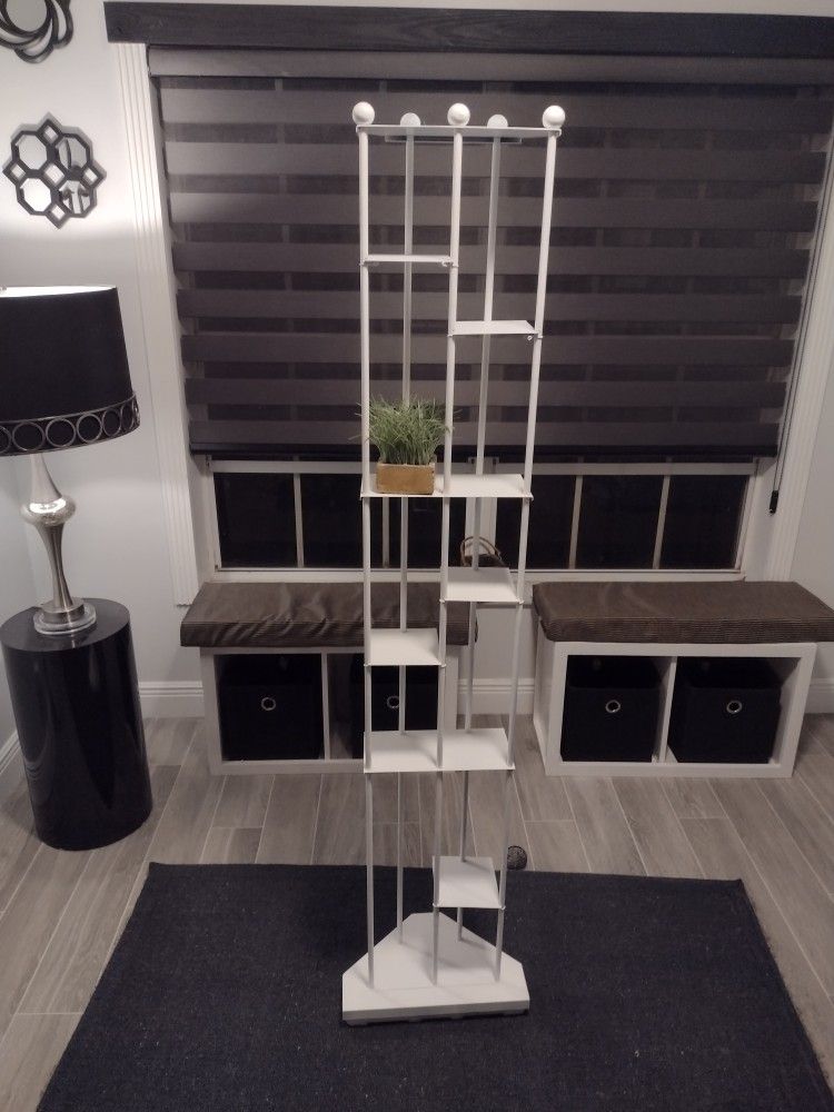 Nick Nack Shelf for Sale in Riviera Beach, FL - OfferUp