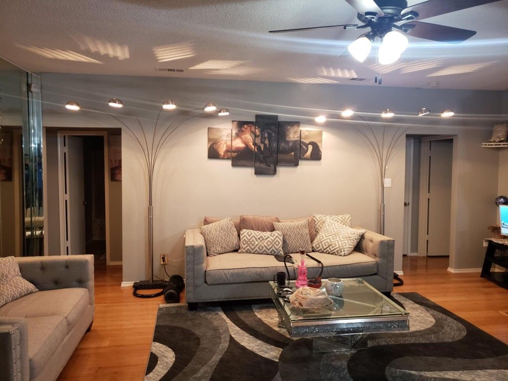 Living room lamp for Sale in Arlington, TX - OfferUp