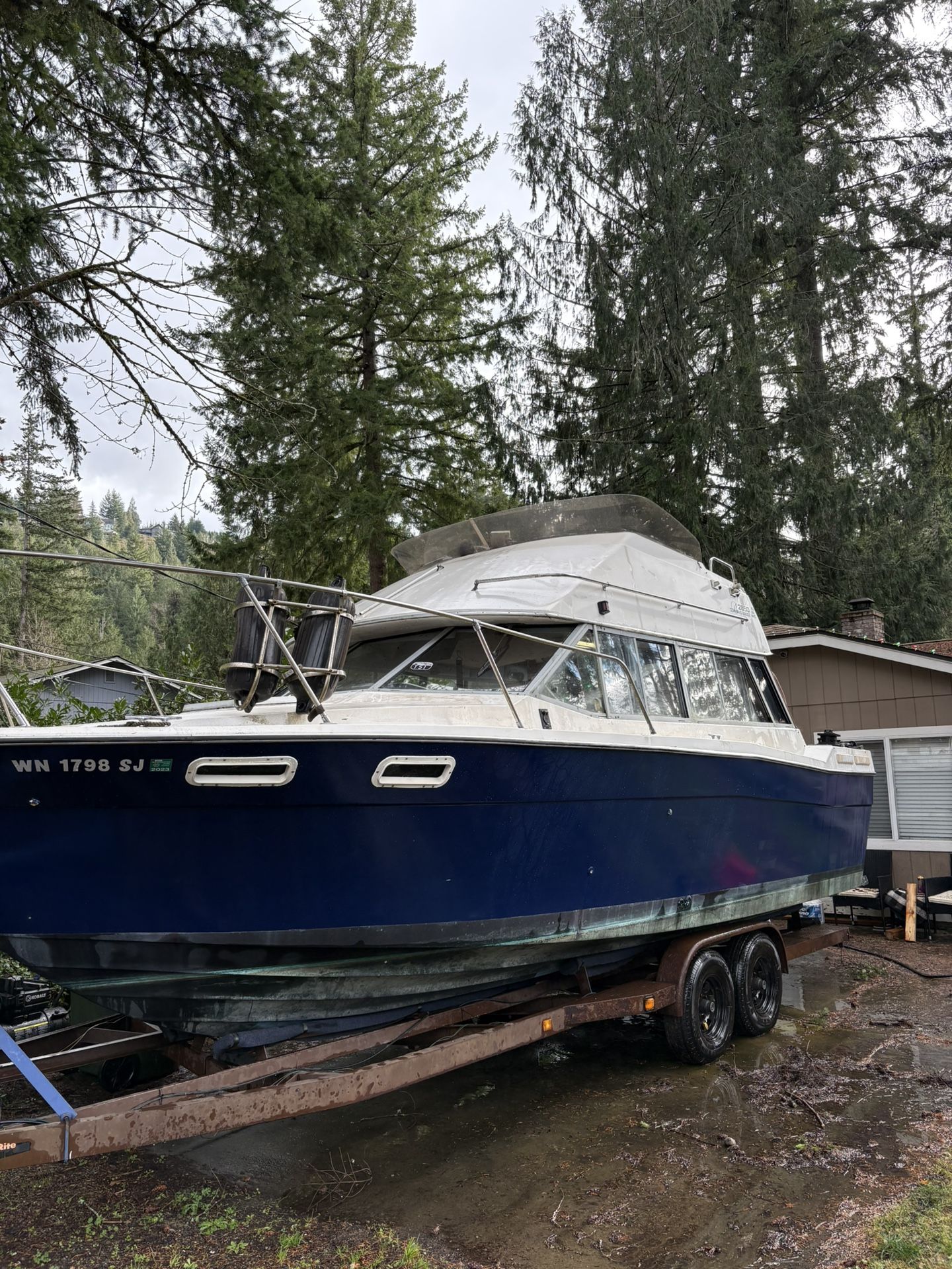 1984 Bayliner Contessa 2850 Command Bridge for Sale in North Bend, WA ...