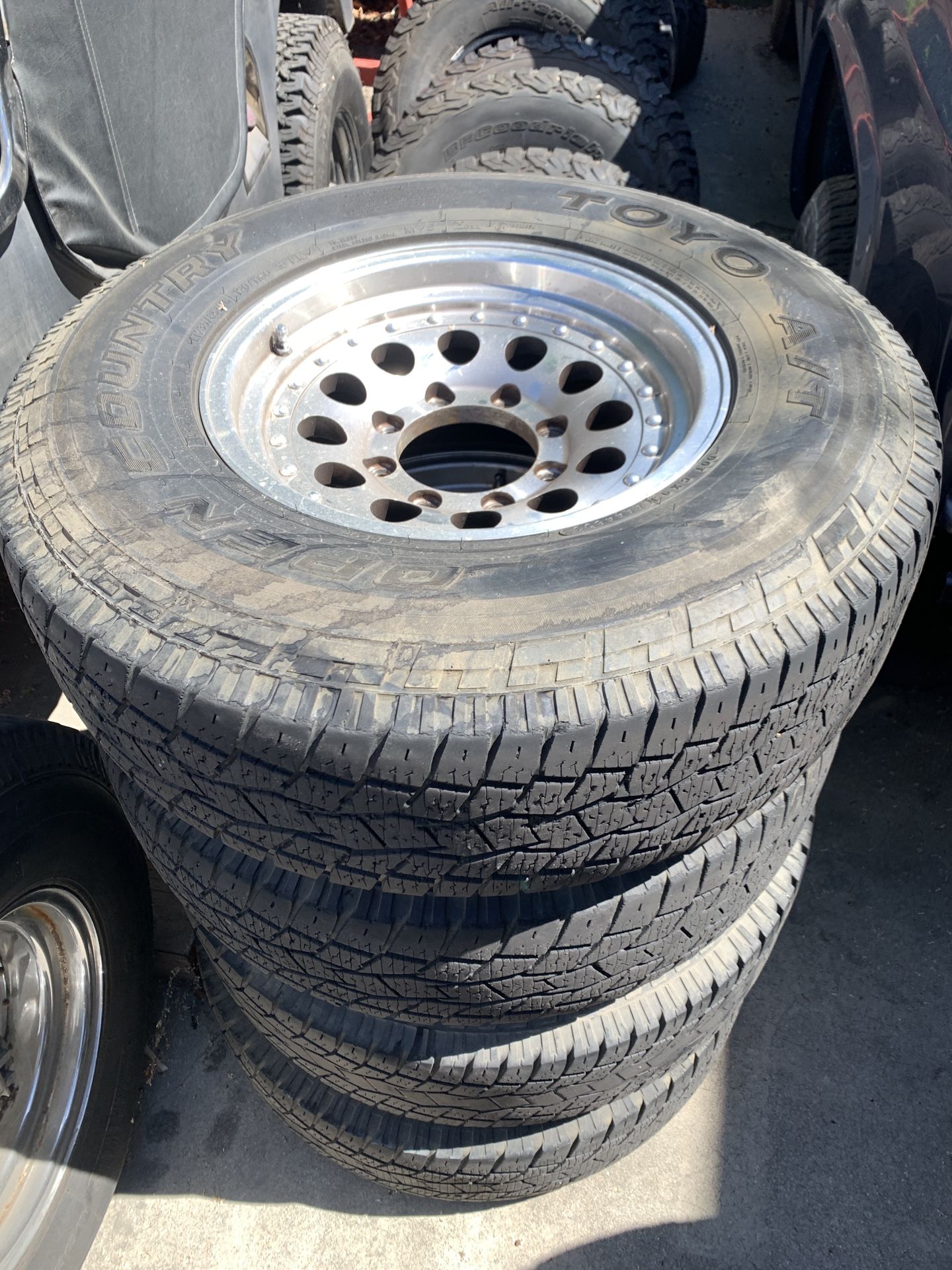 Set of Ford F250 8x6.5 Wheels and Tires for Sale in Los Angeles, CA ...