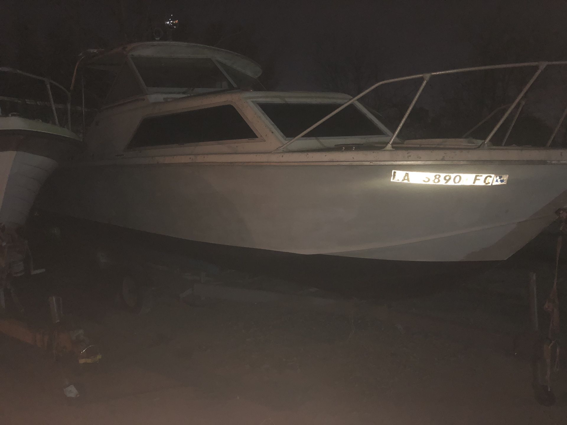 25ft ChrisCraft Catalina 251 cabin cruiser with trailer for sale. for ...