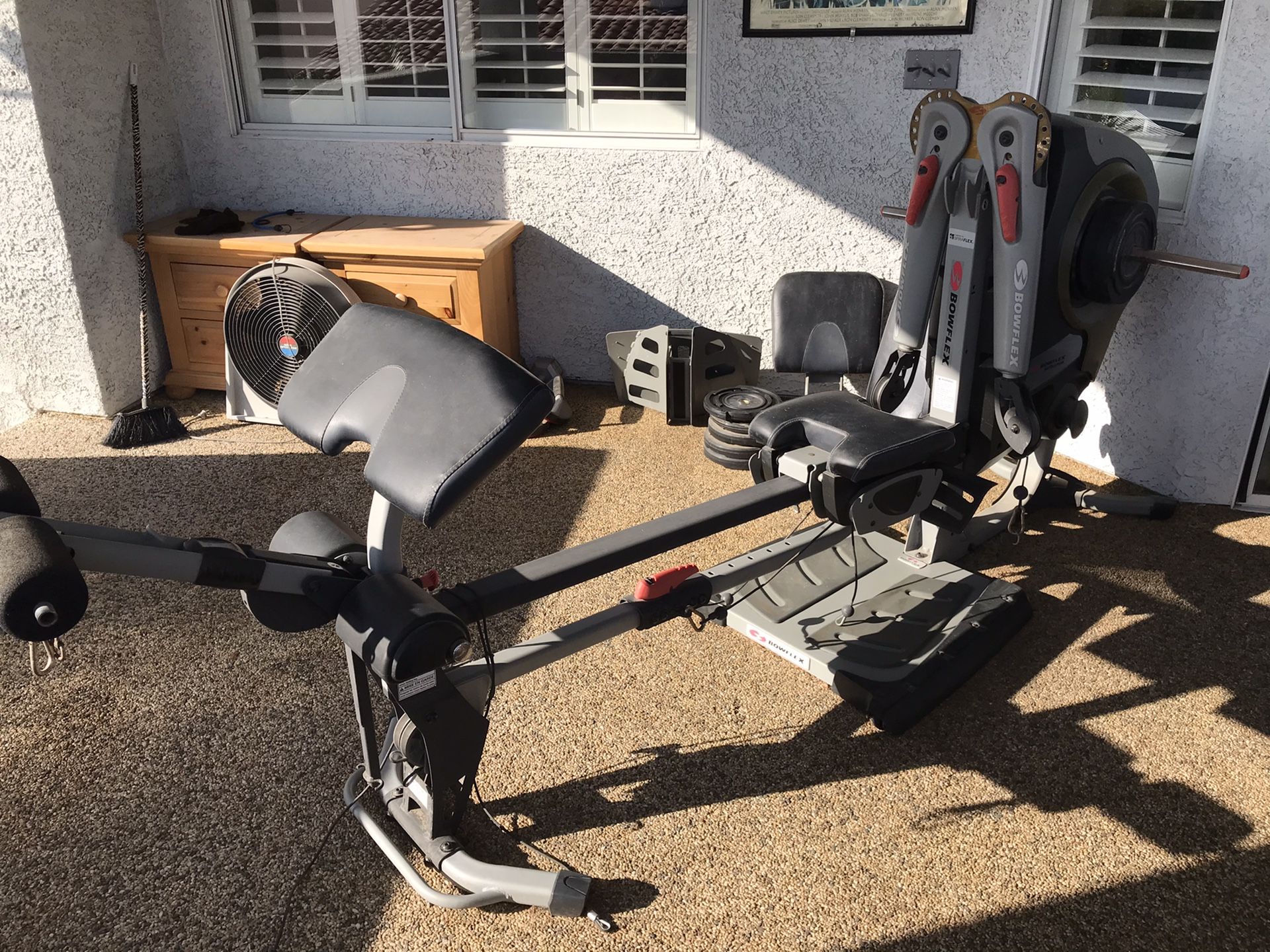 Bowflex Revolution with extra weights, arm stretches, back board etc ...