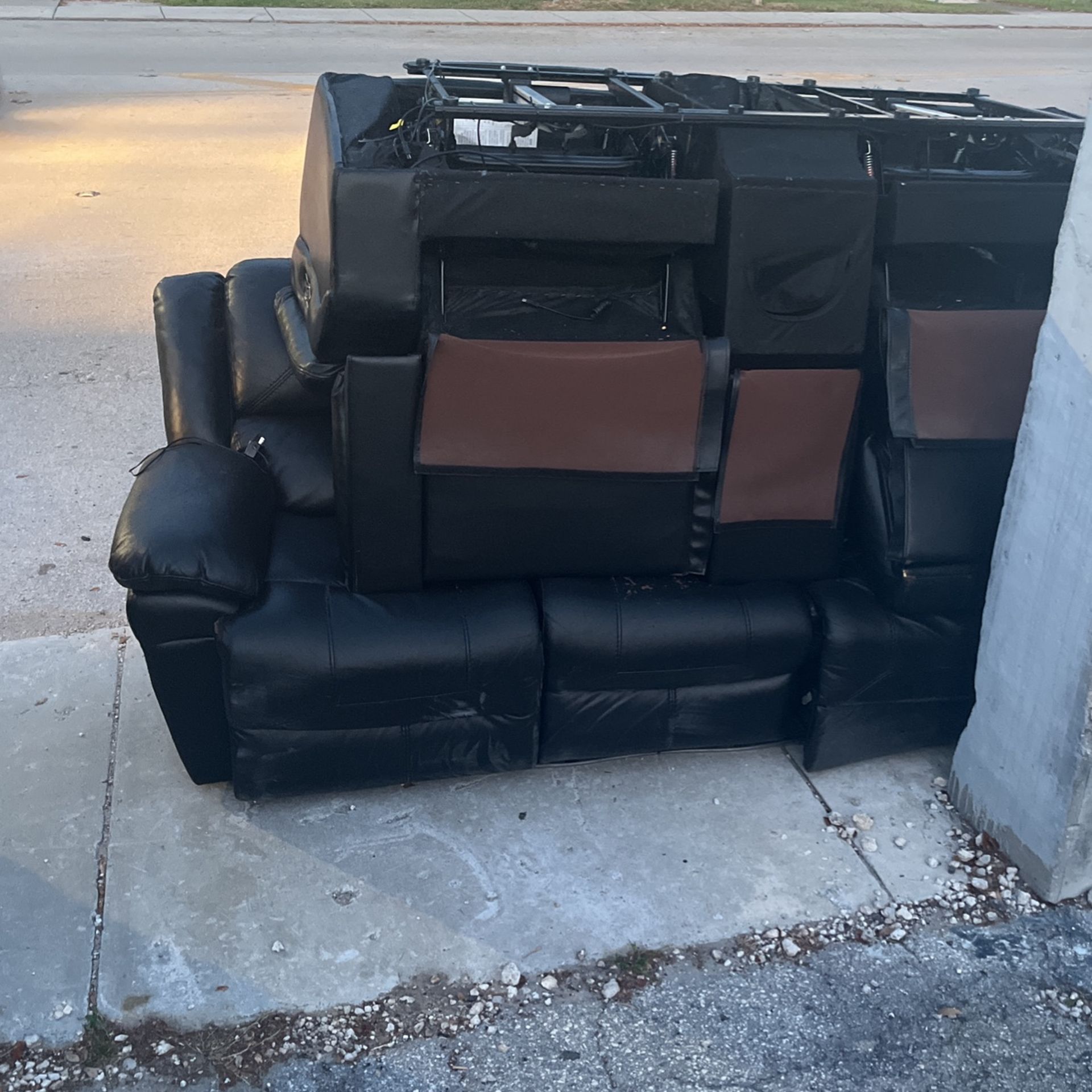 Free To Pick Up for Sale in Miami, FL - OfferUp