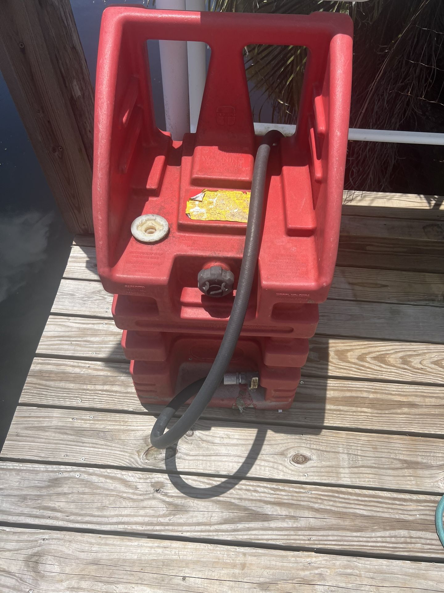 15 gallon gas caddy gas can for Sale in Fort Lauderdale, FL - OfferUp