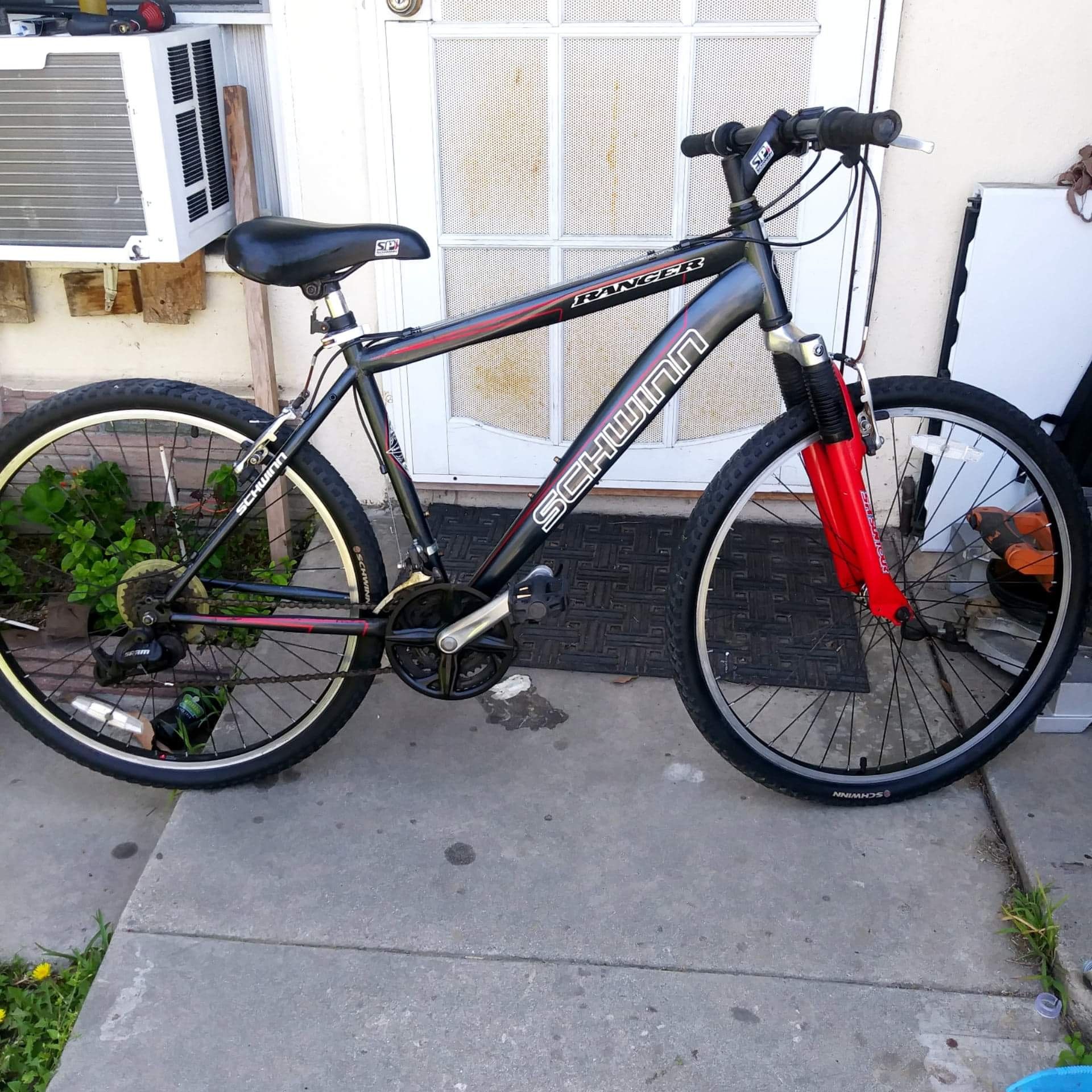 Schwinn Ranger mountain bike 26" for Sale in Vernon, CA - OfferUp