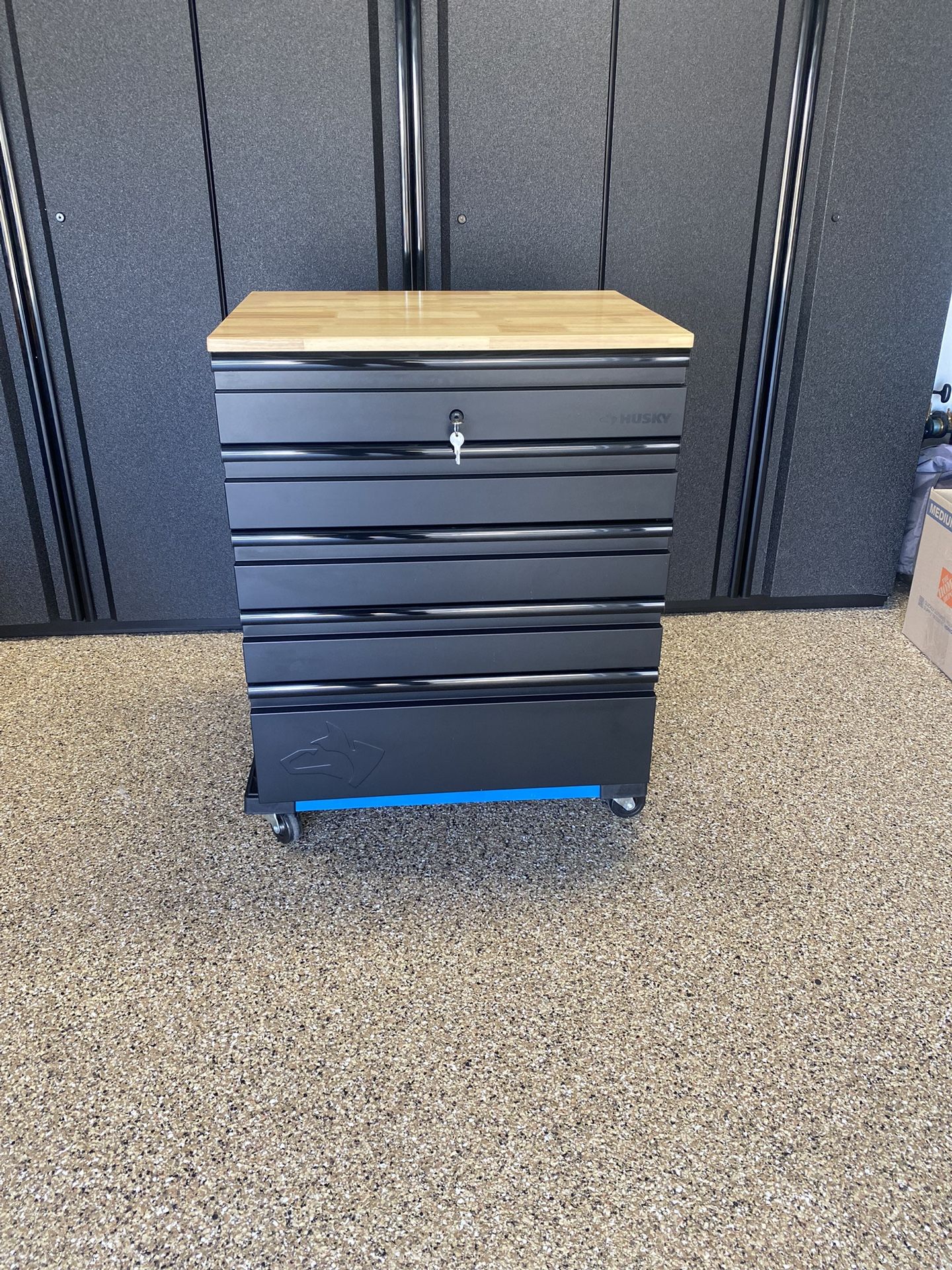 Husky Heavy Duty 18 Gauge Steel 5-Drawer Garage Base Cabinet for Sale ...